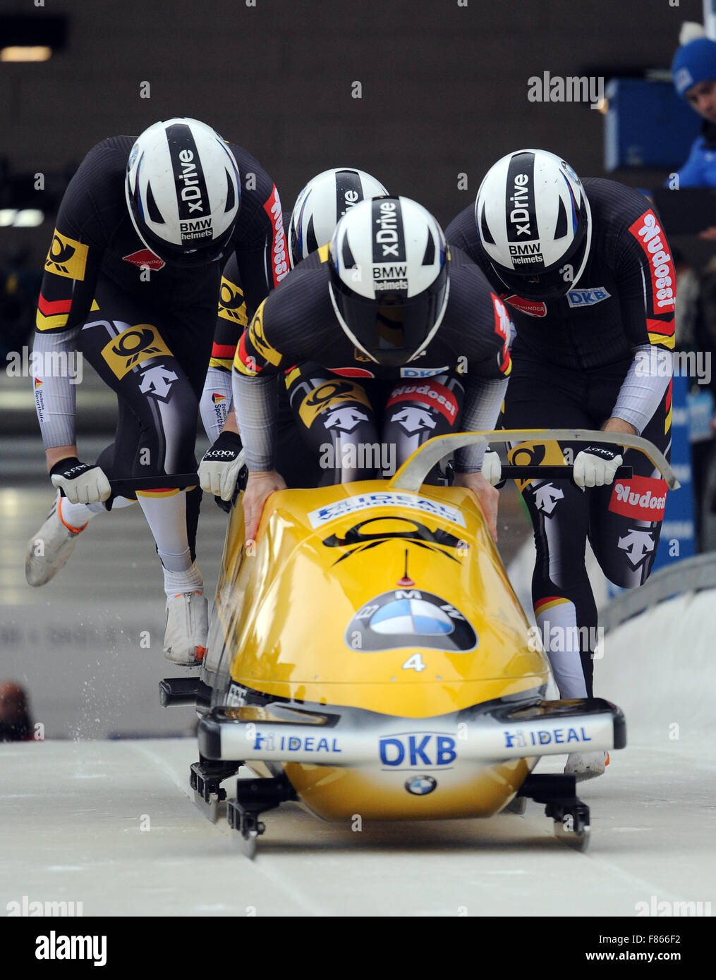 Winterberg, Germany. 06th Dec, 2015. Bobsled pilot Nico Walther (C) and ...