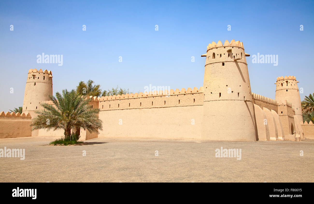 Famous Jahili fort in Al Ain oasis, United Arab Emirates Stock Photo ...