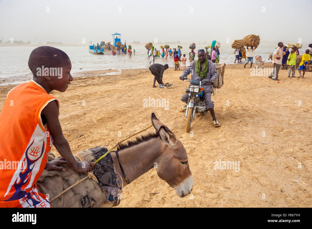 Different modes of transport in Mali Stock Photo - Alamy