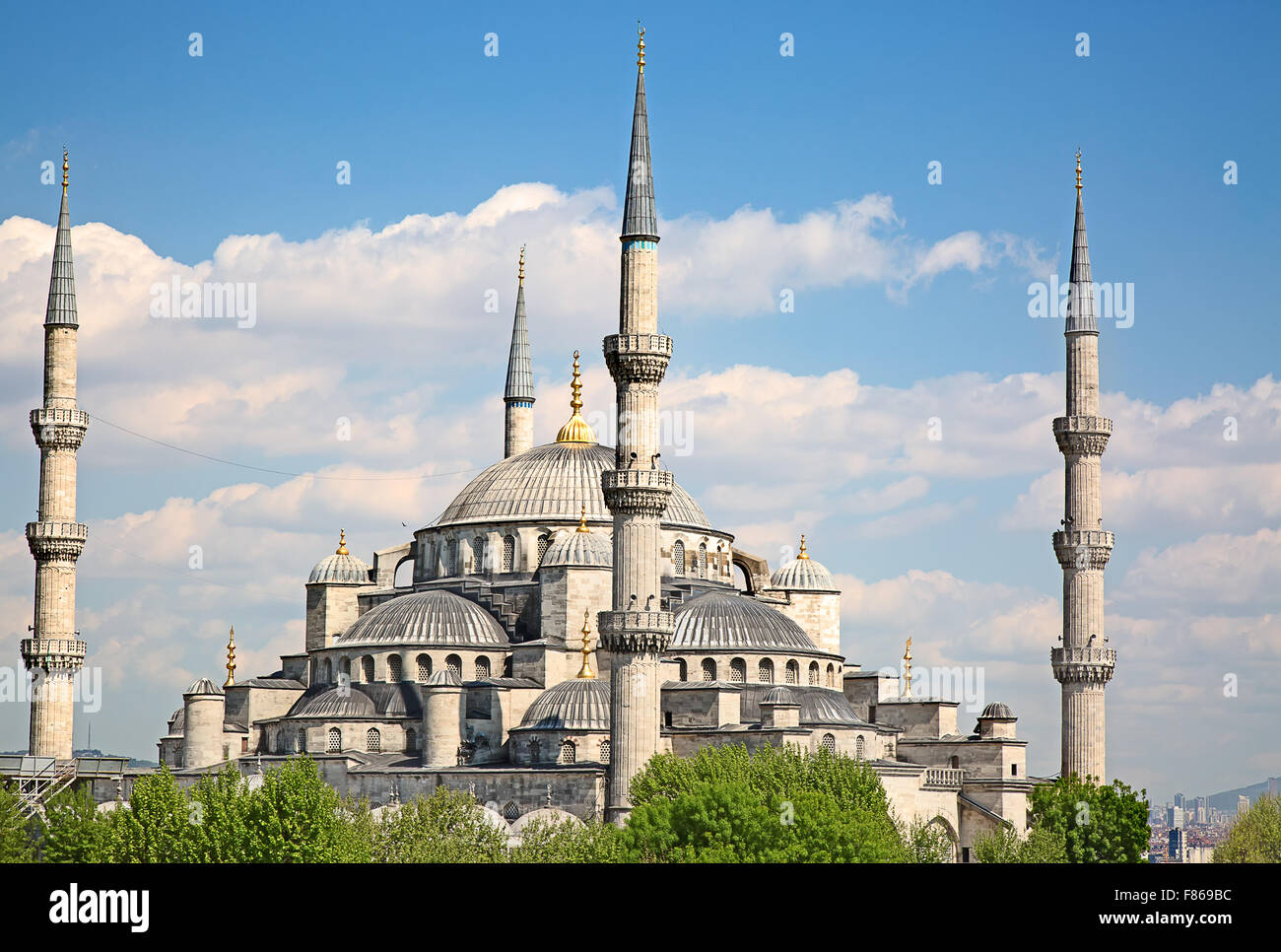 Famous "Blue mosque" in Istanbul, Turkey Stock Photo - Alamy