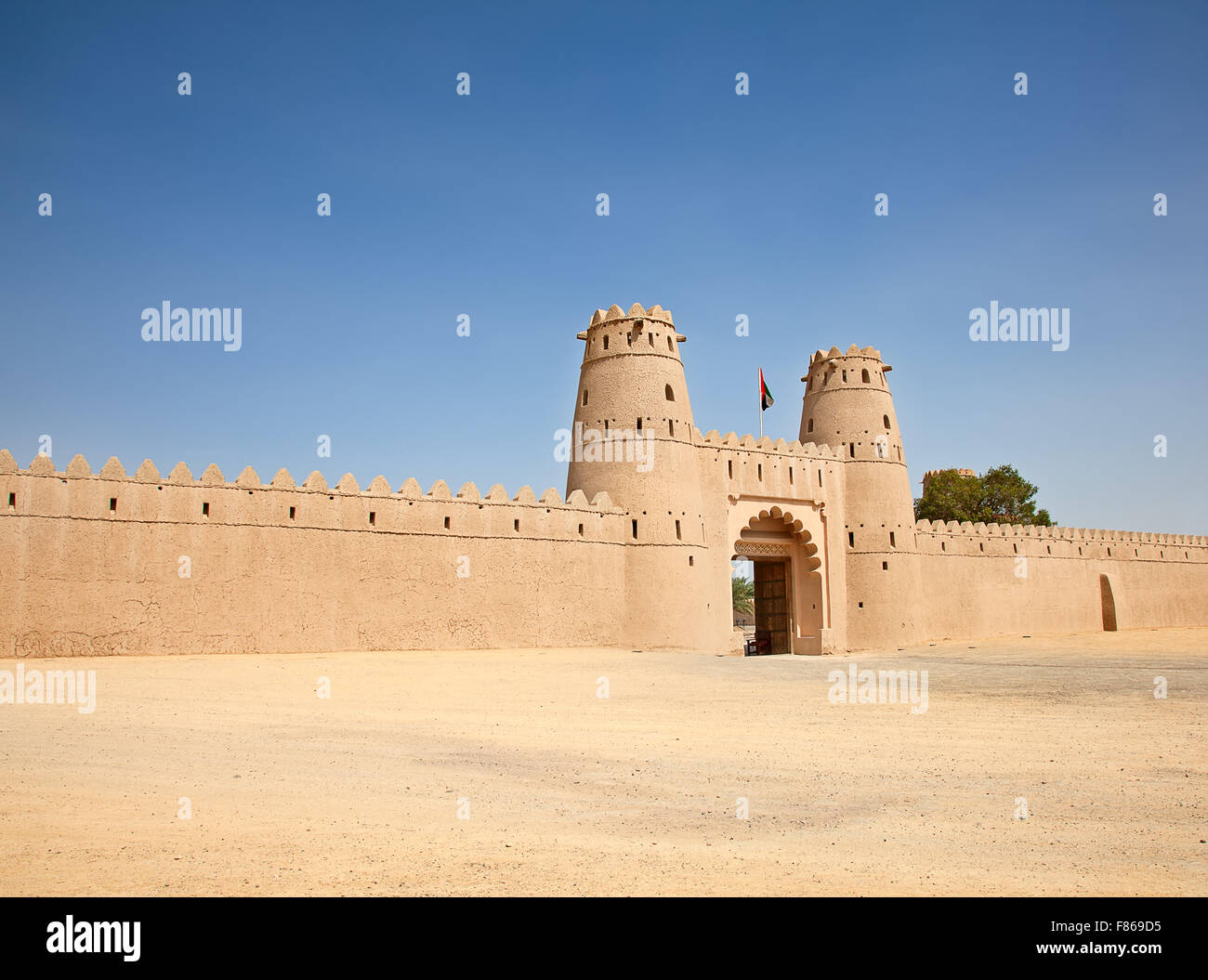 Famous Jahili fort in Al Ain oasis, United Arab Emirates Stock Photo ...