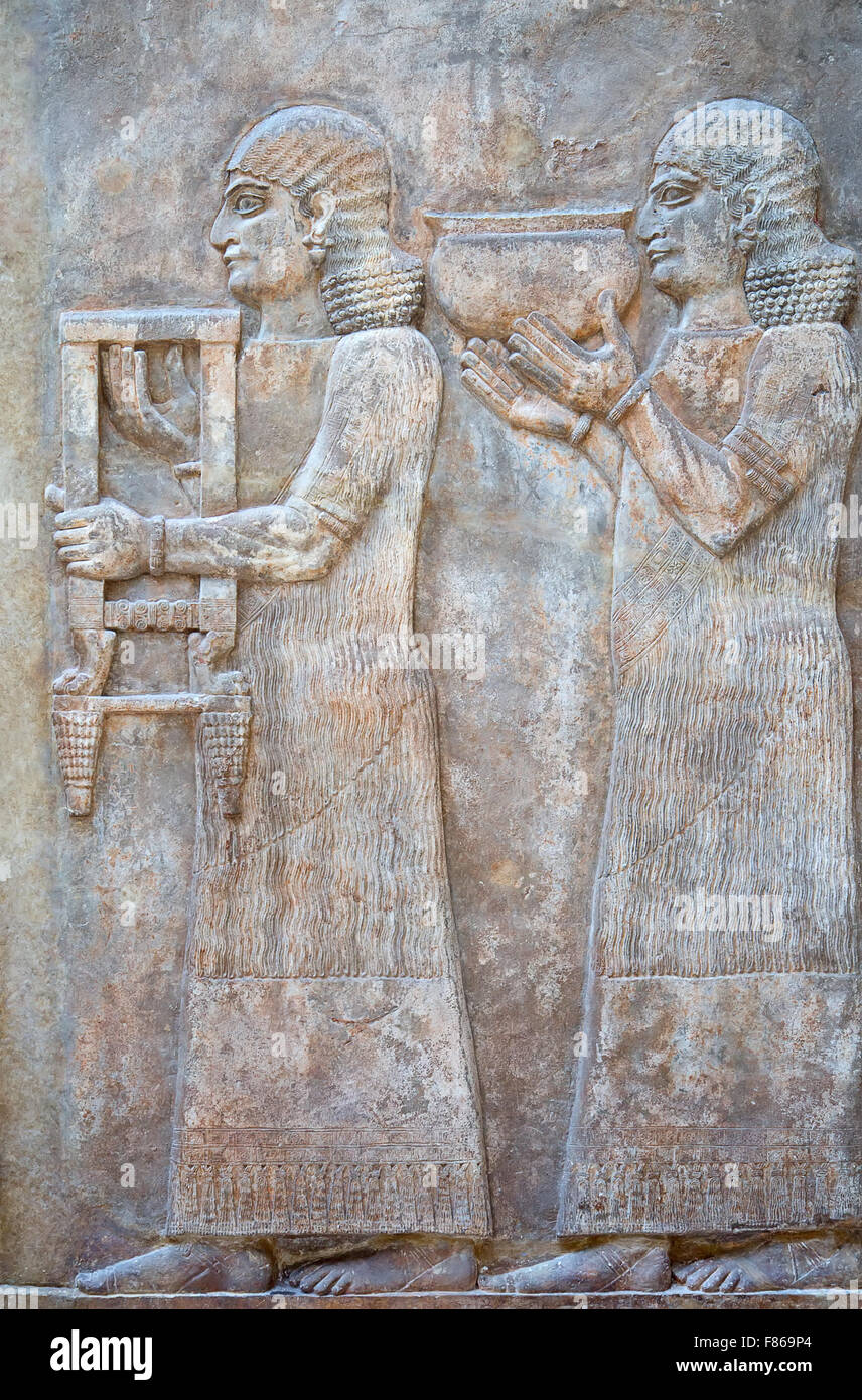 Ancient sumerian stone carving with cuneiform scripting Stock Photo - Alamy