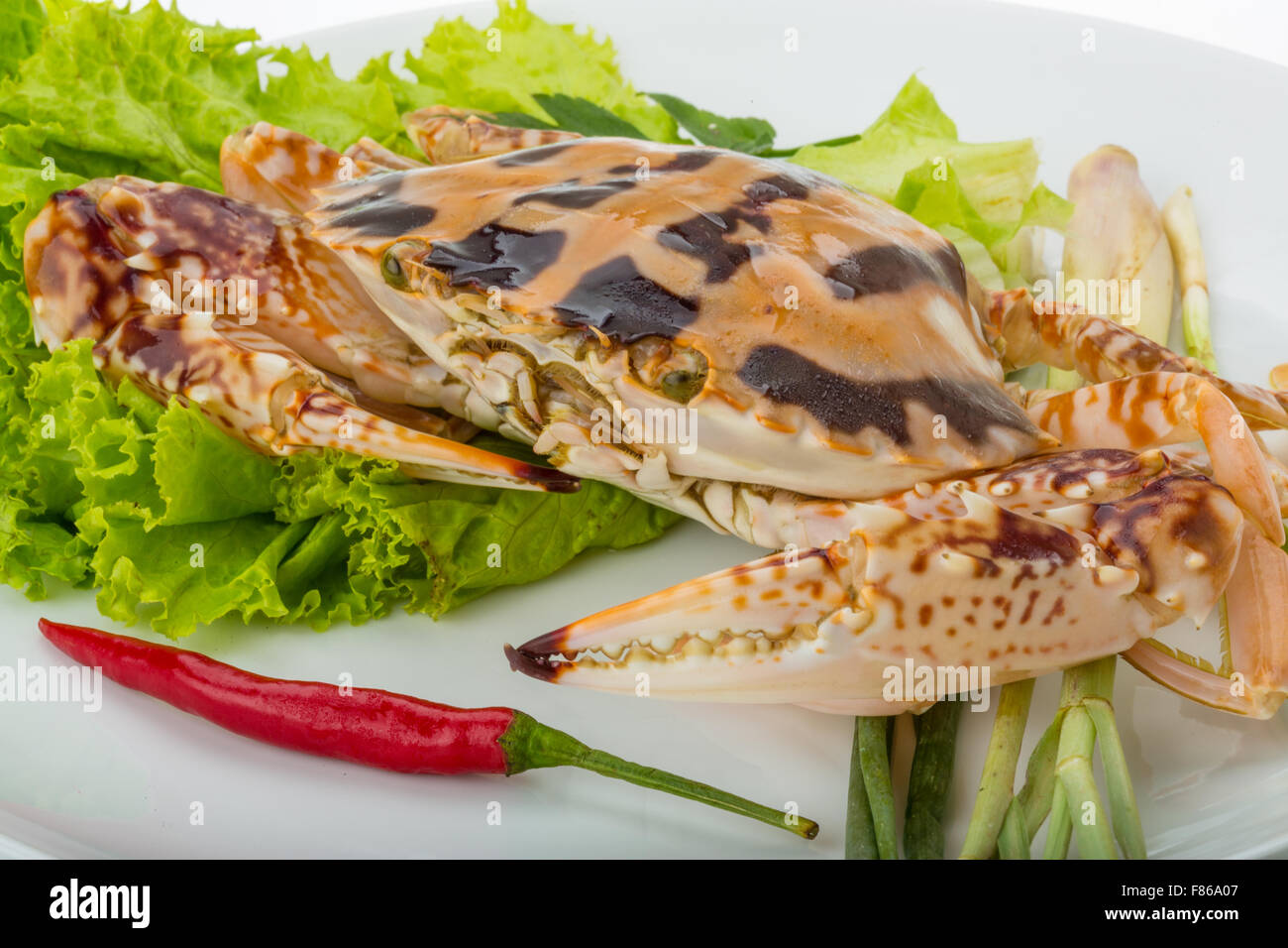 Raw red crab - ready for cooking Stock Photo - Alamy