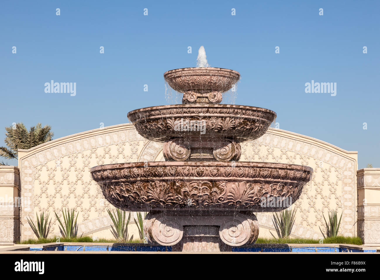 Water well fountain hi-res stock photography and images - Alamy
