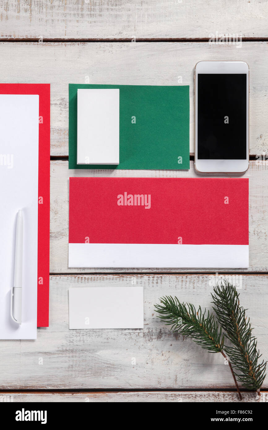 The blank sheet of paper on the wooden table with a pen Stock Photo - Alamy