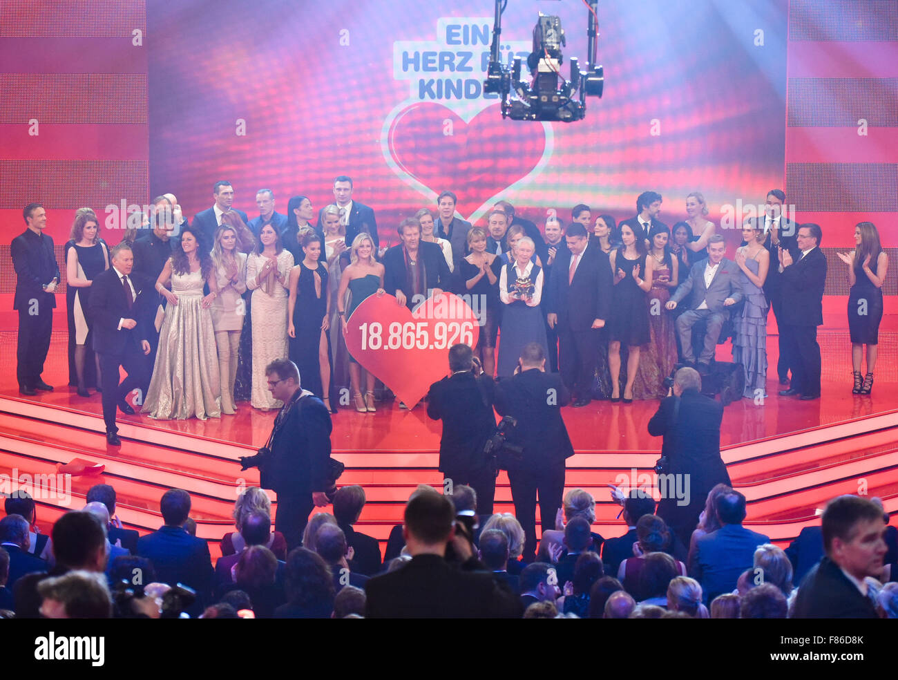 Berlin, Germany. 05th Dec, 2015. Celebrities, awardees and guests stand ...