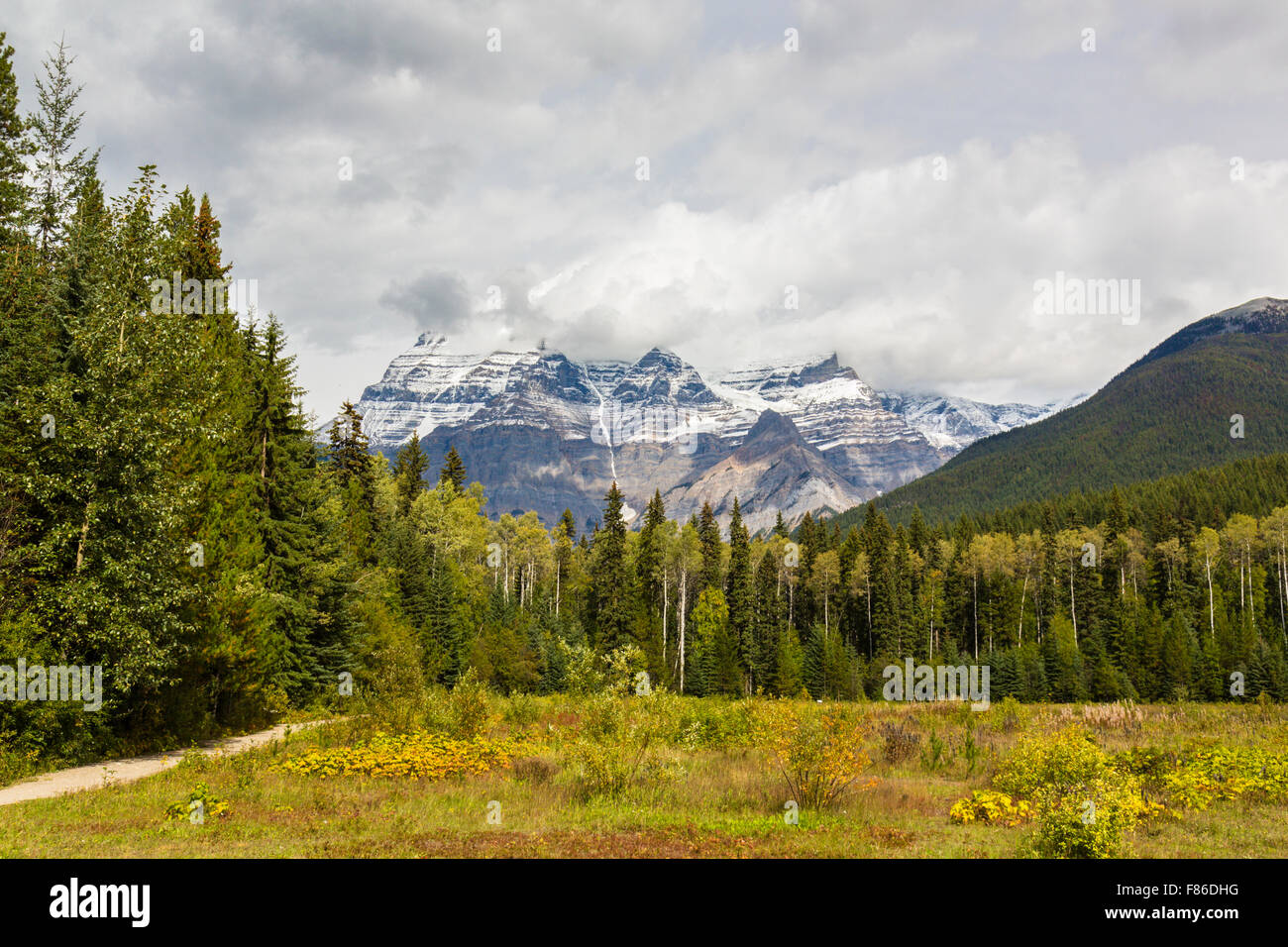 Mountain scenery, Mount Robson, Mount Robson Provincial Park, British ...