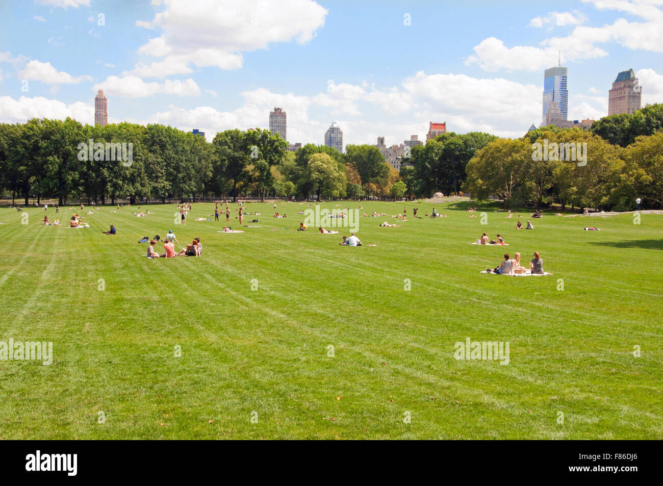 Apple pick new york hi-res stock photography and images - Alamy