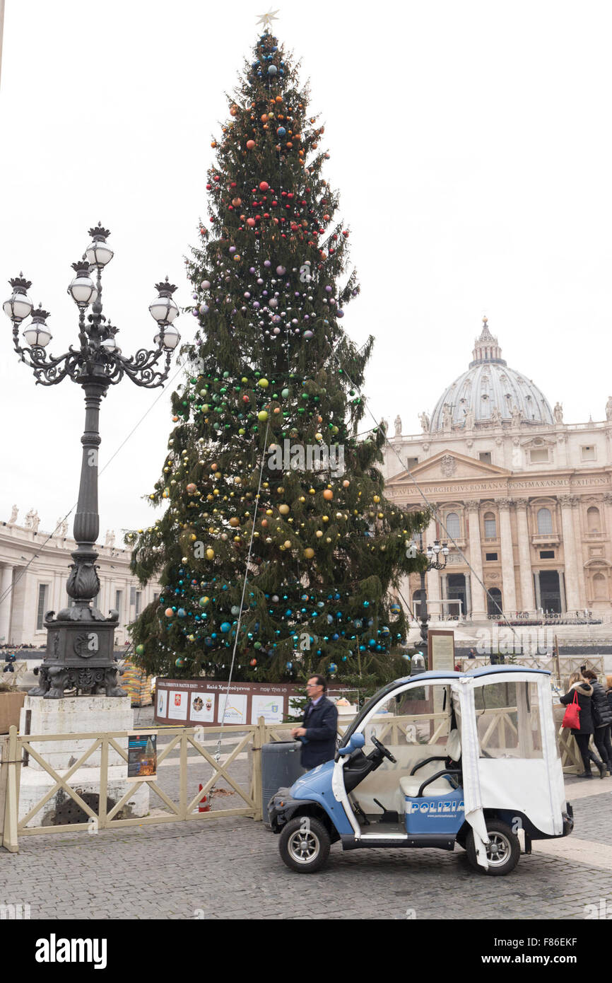 Vatican City, The Vatican. 06th Dec, 2015. Police's electric car for ...