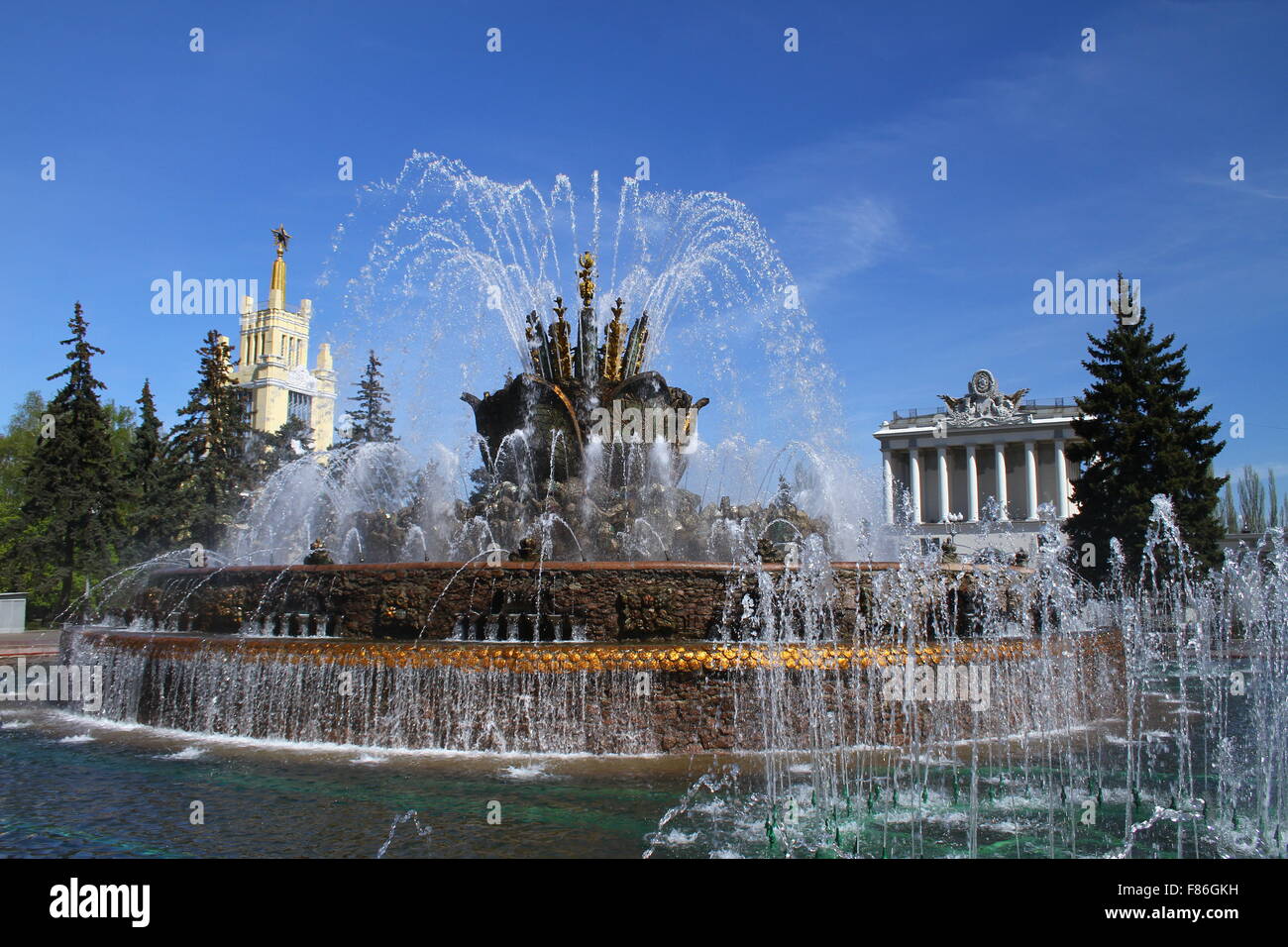 Fountain stone hi-res stock photography and images - Alamy
