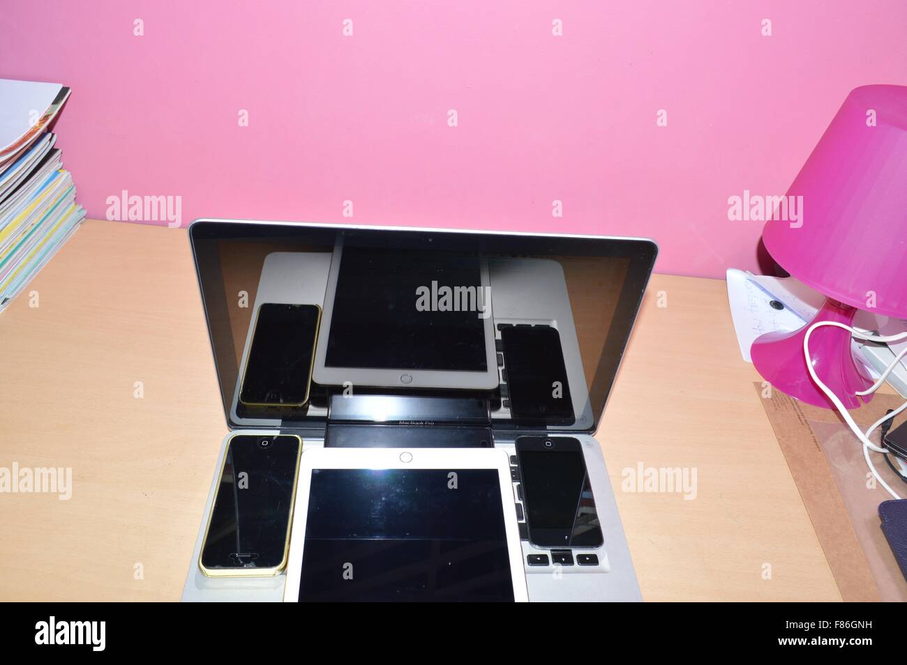 All the digital devices of daily use: Smartphone, ipod, leptop, tablet ...