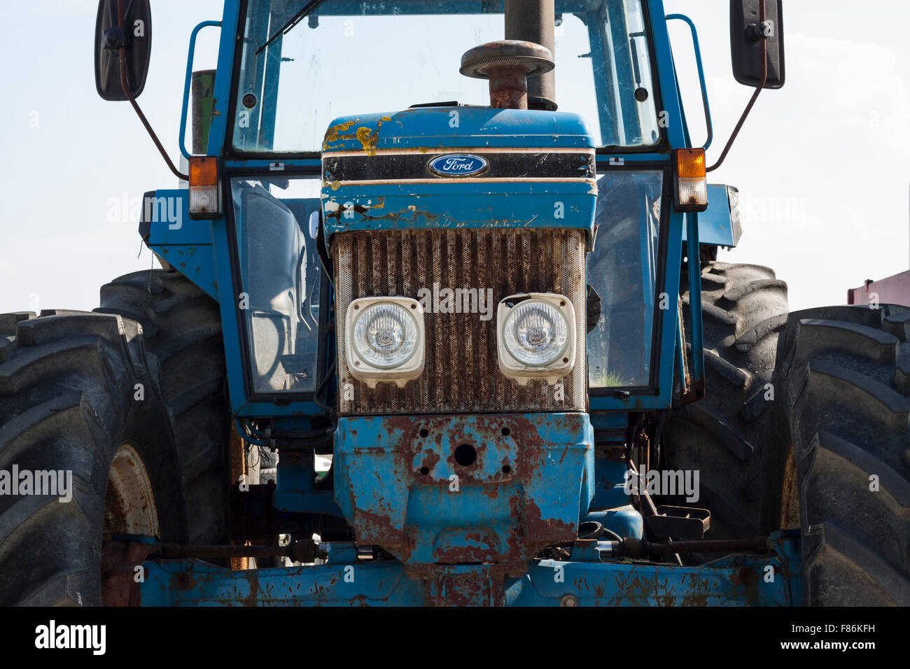 Old ford tractors hi-res stock photography and images - Alamy