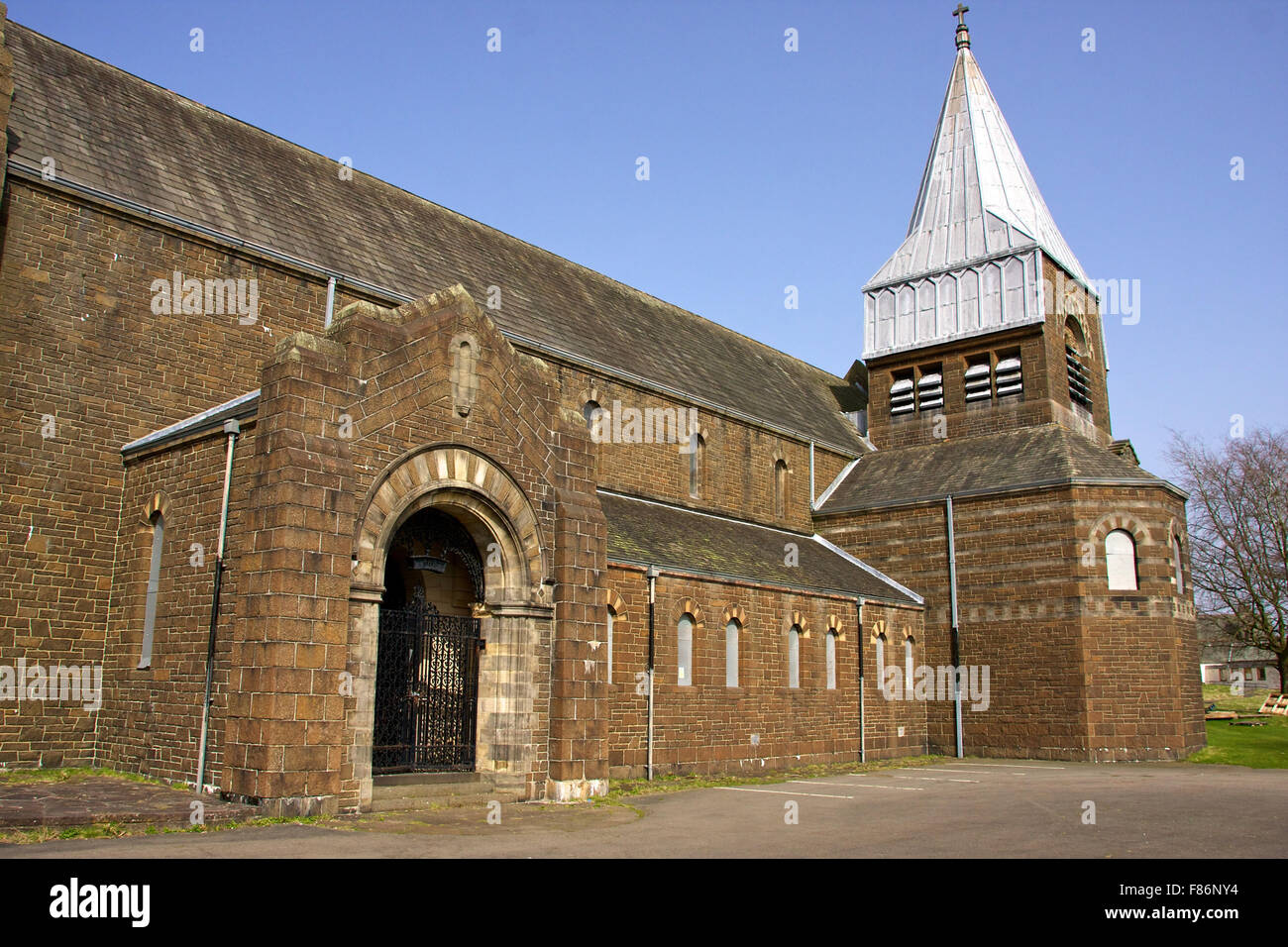 Abandoned church on old hi-res stock photography and images - Alamy