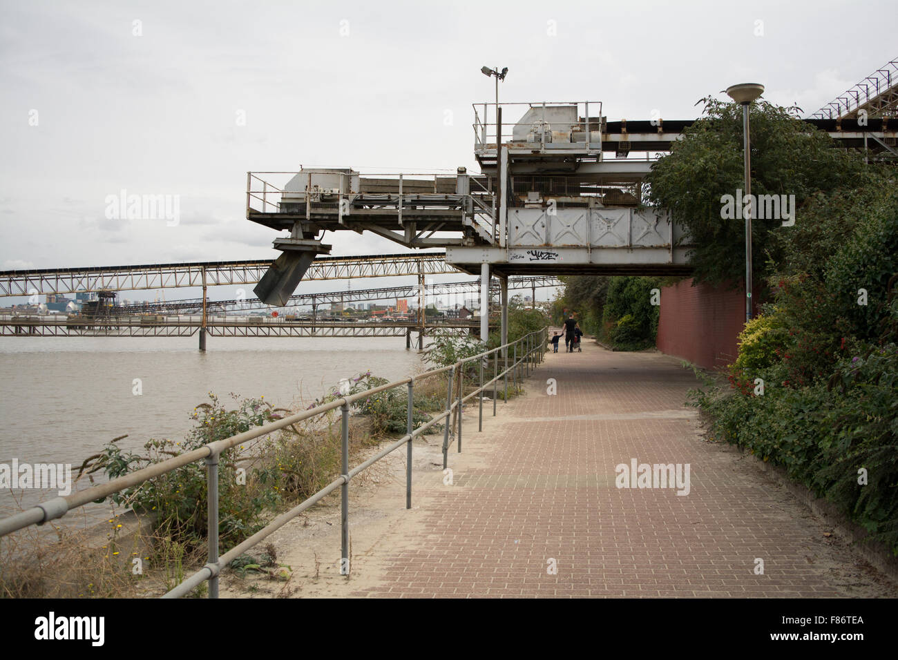 Angerstein wharf hi-res stock photography and images - Alamy