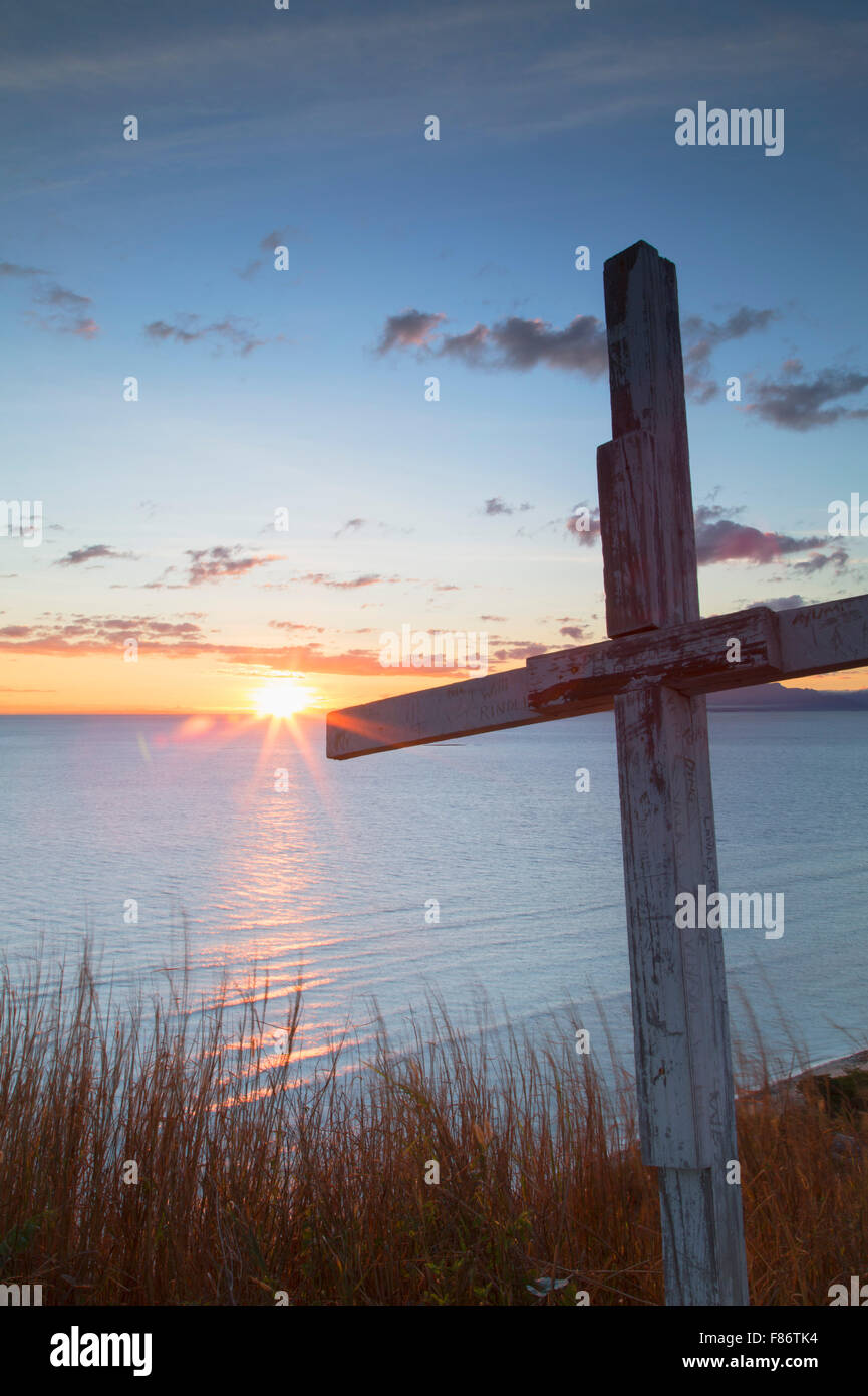 Cross on hill on Mana Island at sunrise, Mamanuca Islands, Fiji Stock ...
