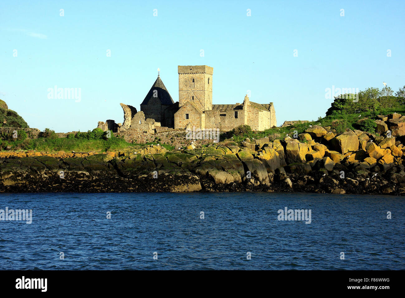 Inchcolm abbey hi-res stock photography and images - Alamy