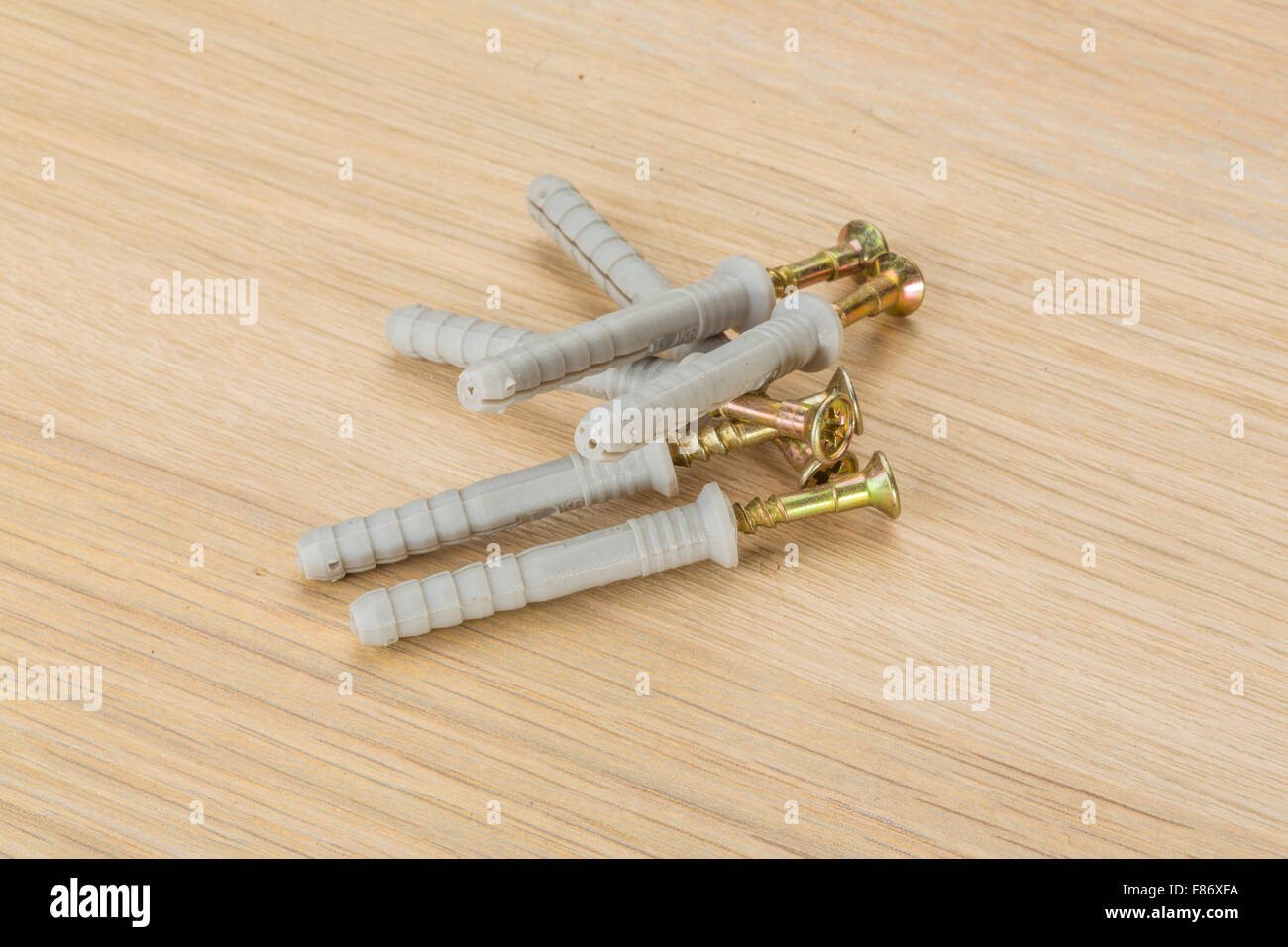 Heap of screw on the desk Stock Photo - Alamy