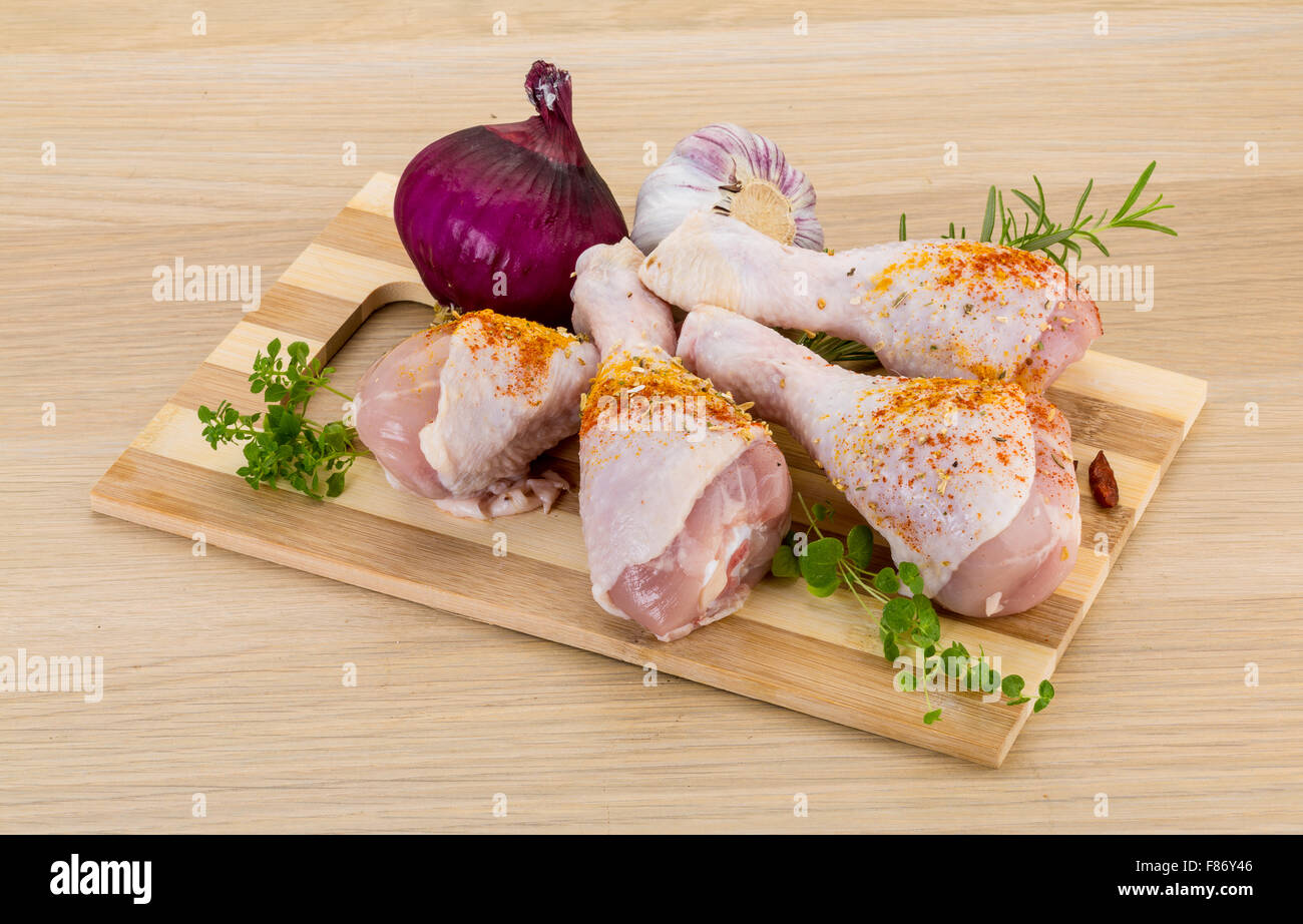 Raw chicken legs - ready for cooking Stock Photo - Alamy
