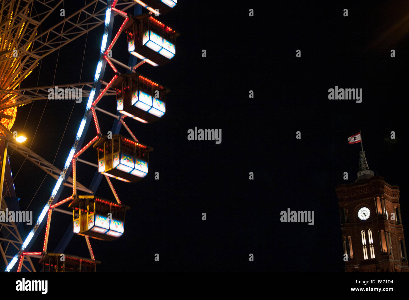 Rotes rathaus weihnachtsmarkt hi-res stock photography and images - Alamy