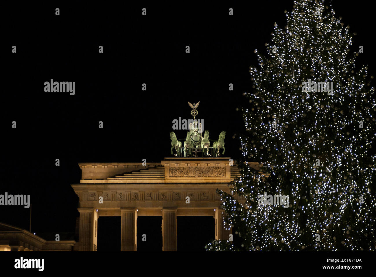 Brandenburger tor weihnachten hi-res stock photography and images - Alamy