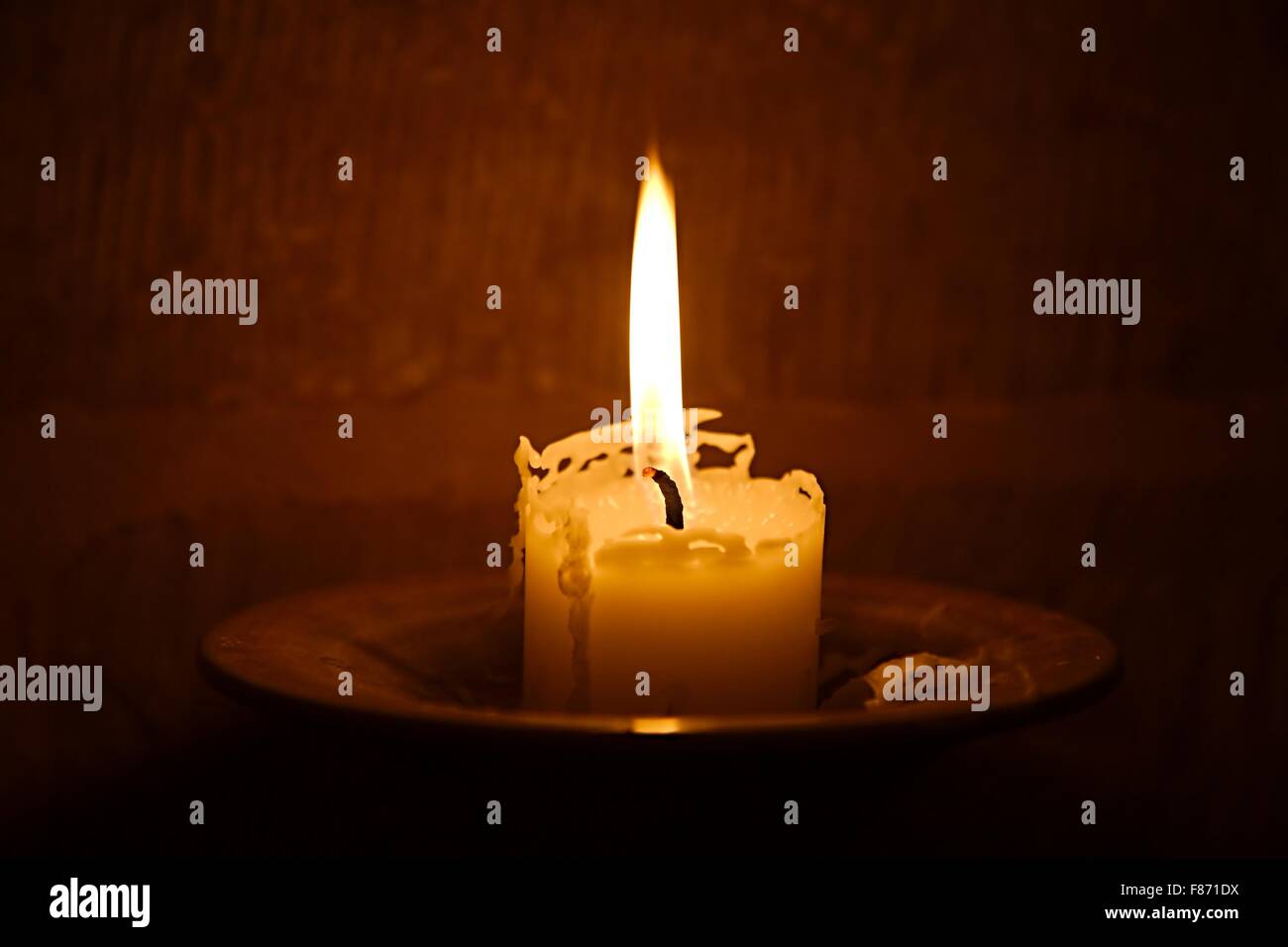 Big candlelight hi-res stock photography and images - Alamy