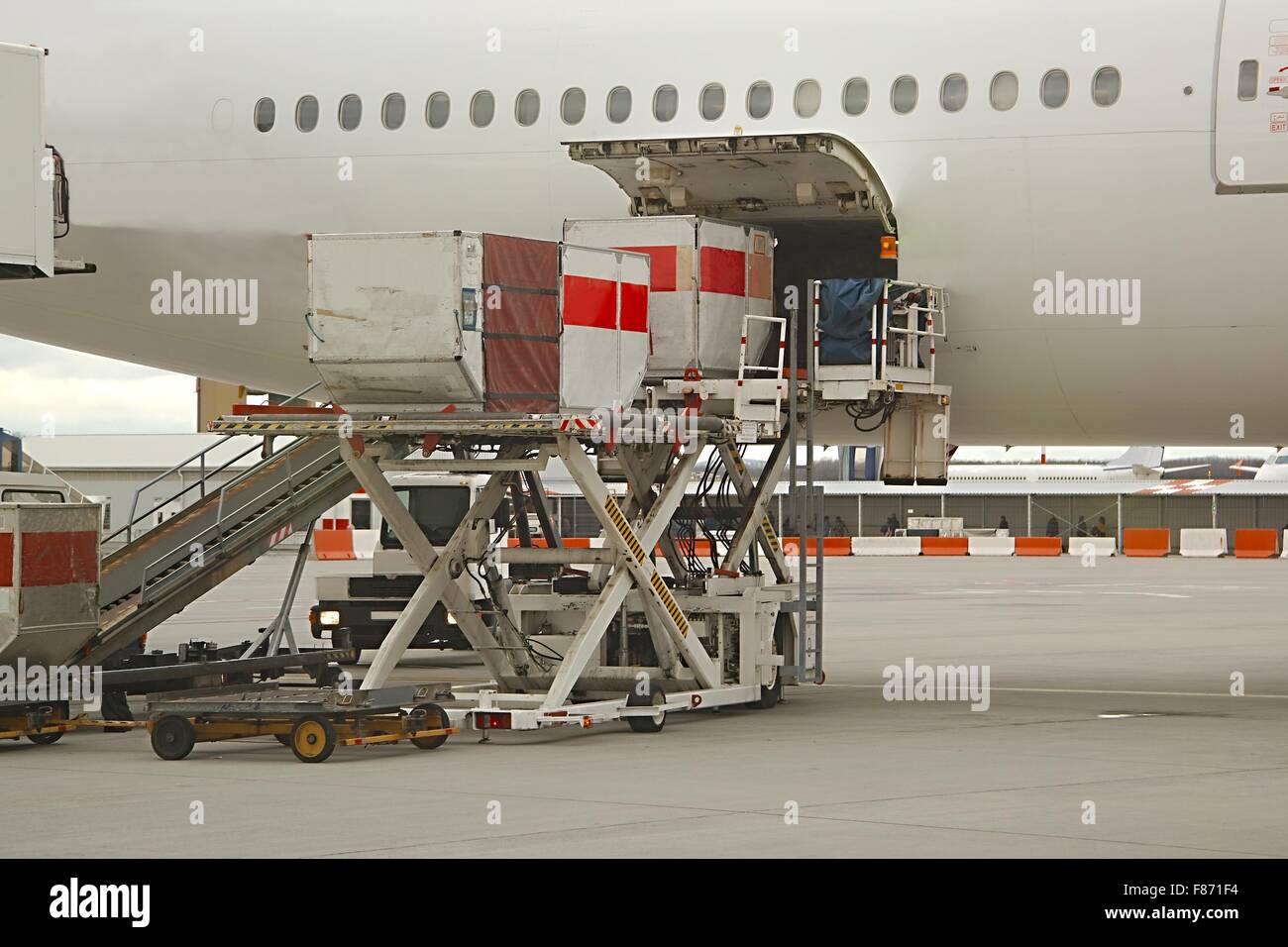 Aircraft Ground Handling Stock Photo - Alamy