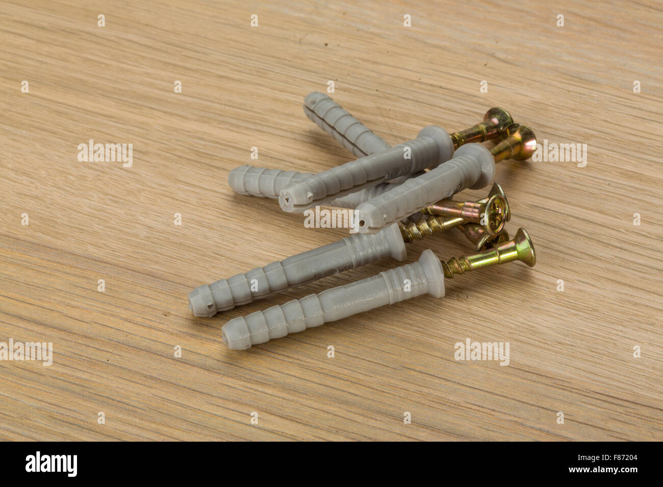 Heap of screw on the desk Stock Photo - Alamy