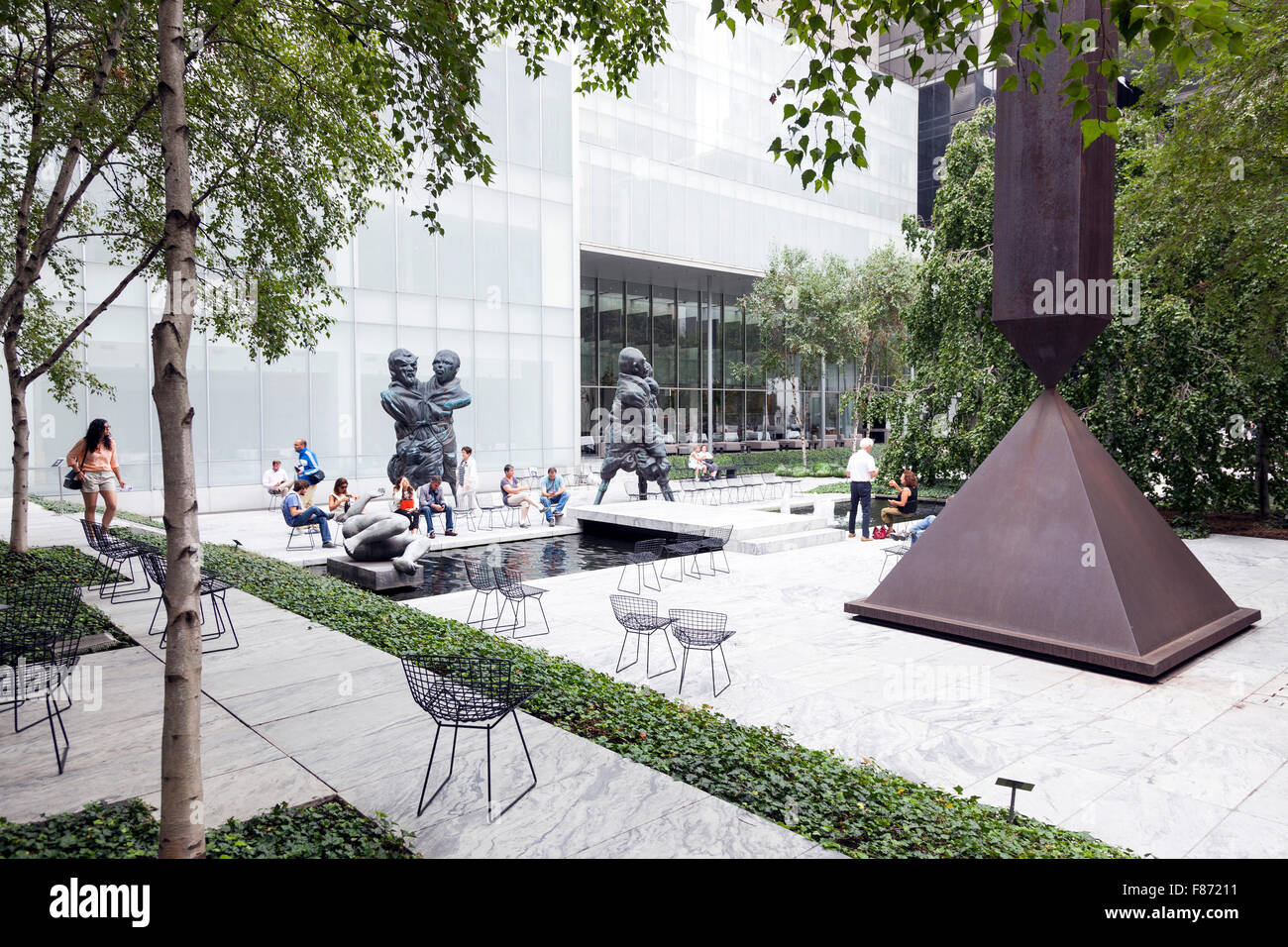 Moma the museum of modern art nyc hi-res stock photography and images ...