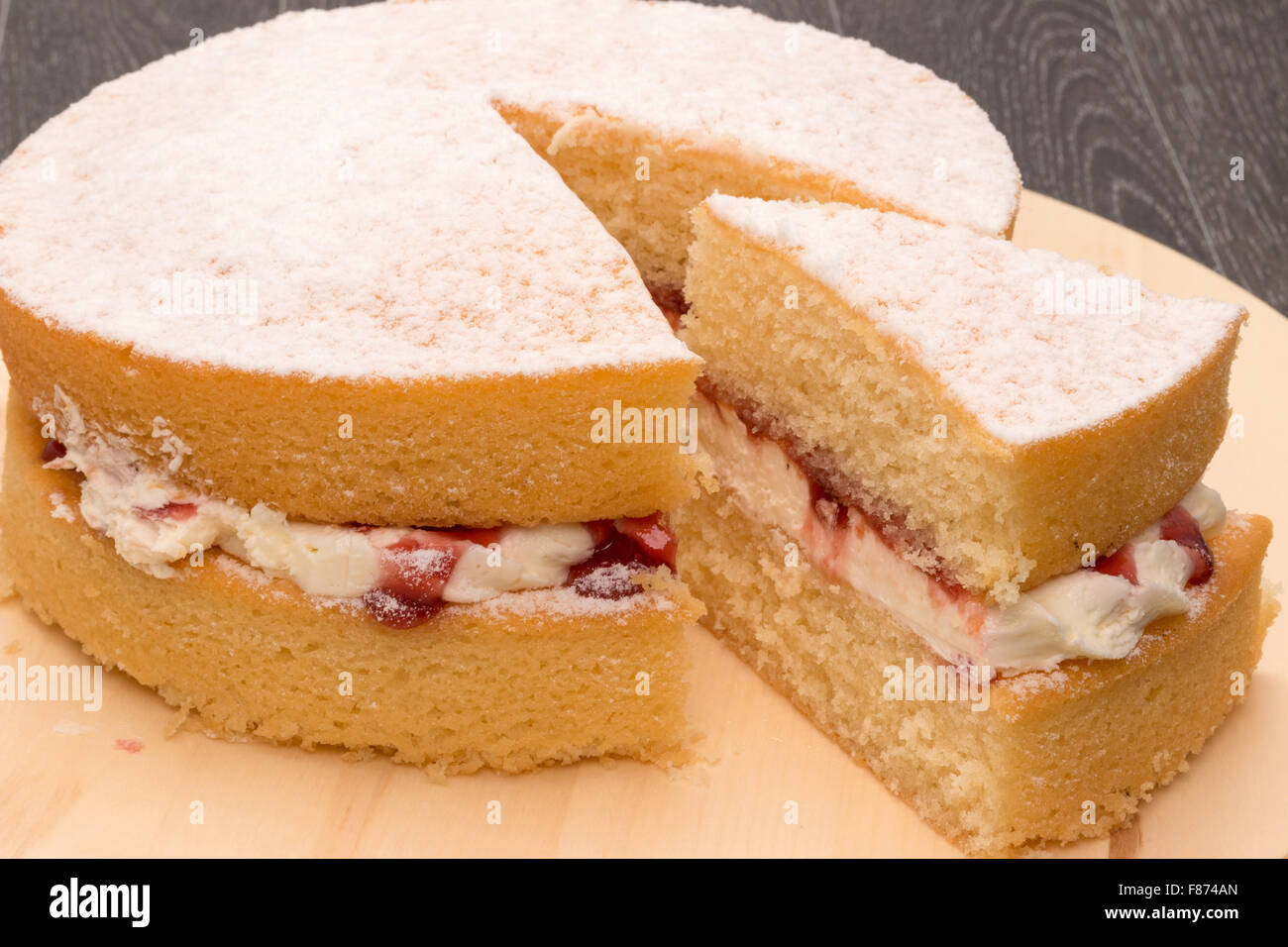 Victoria Sponge Cake High Resolution Stock Photography and Images - Alamy