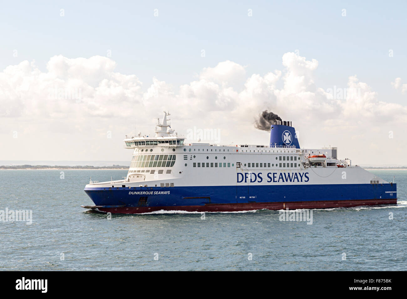 DFDS Dunkerque Seaways cross channel ferry sailing Stock Photo - Alamy