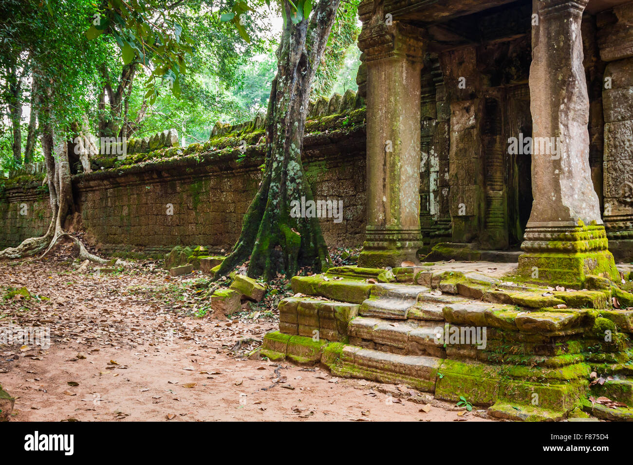 Angkor wat aerial view and moat hi-res stock photography and images - Alamy