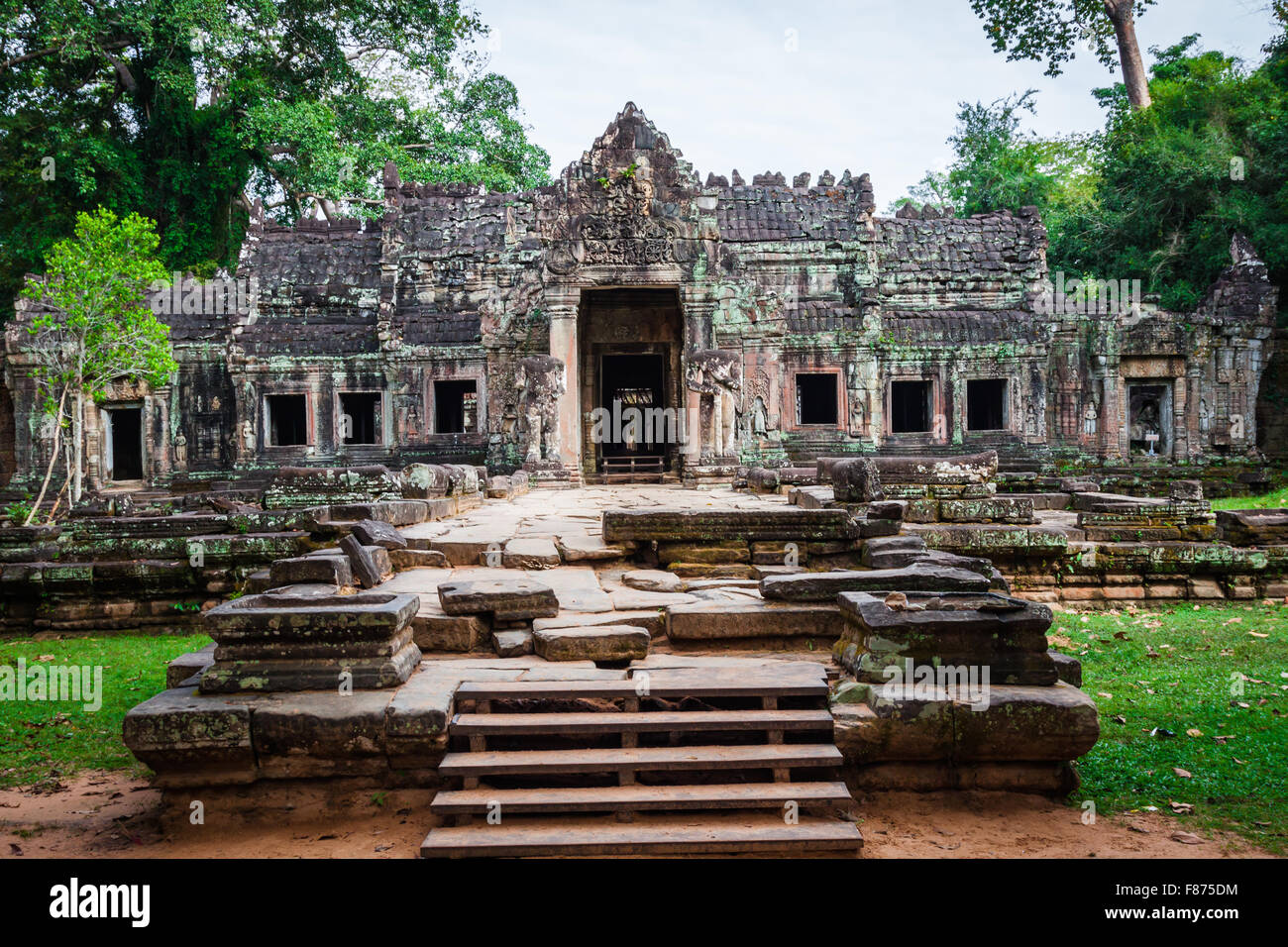 Ruins of Pra Khan Temple in Angkor Thom of Cambodia Stock Photo - Alamy