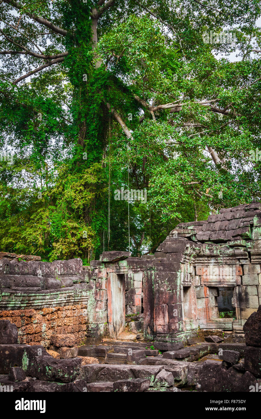 Angkor wat aerial view and moat hi-res stock photography and images - Alamy