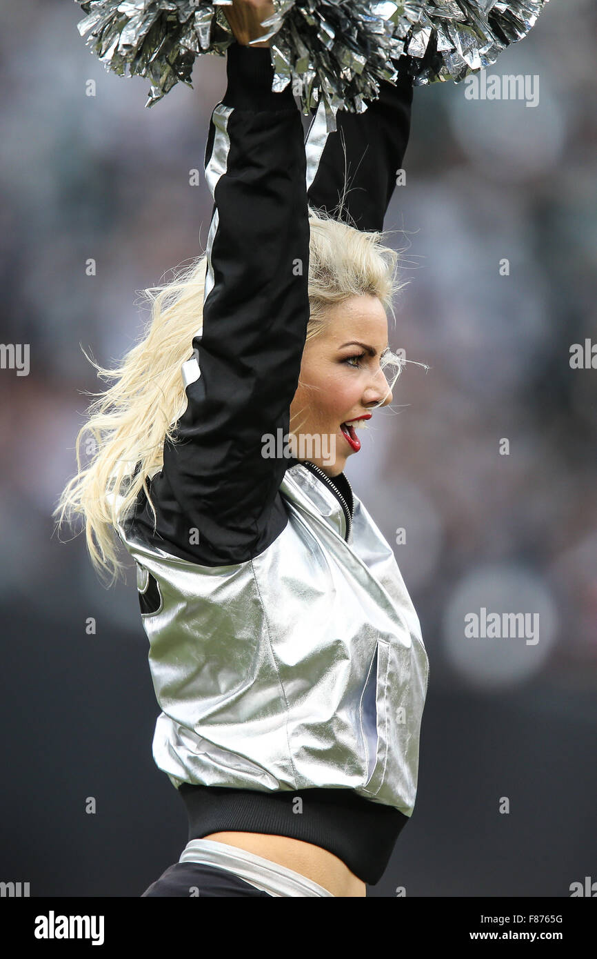 Oakland raiderette hi-res stock photography and images - Alamy