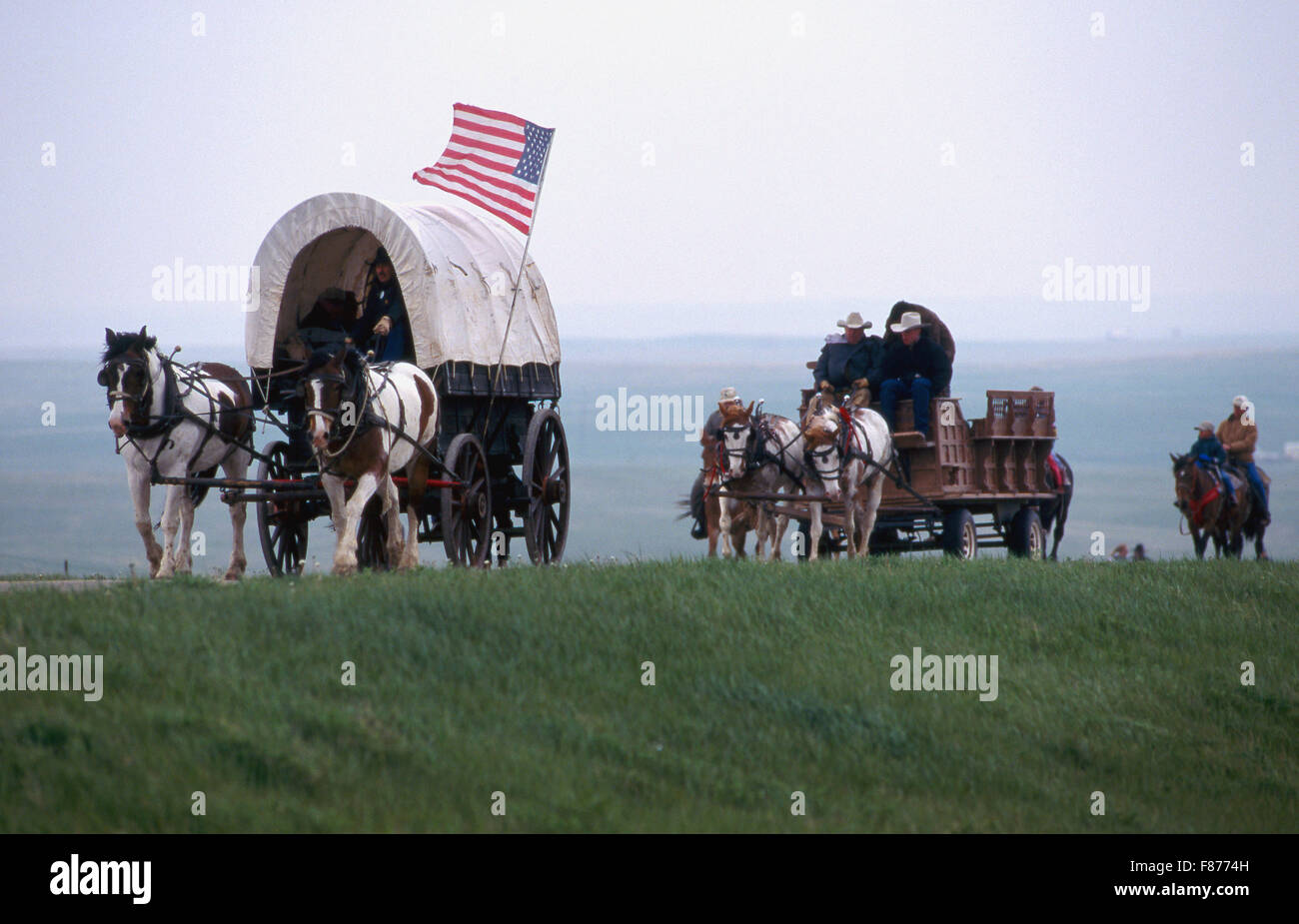 Settler wagon hi-res stock photography and images - Alamy