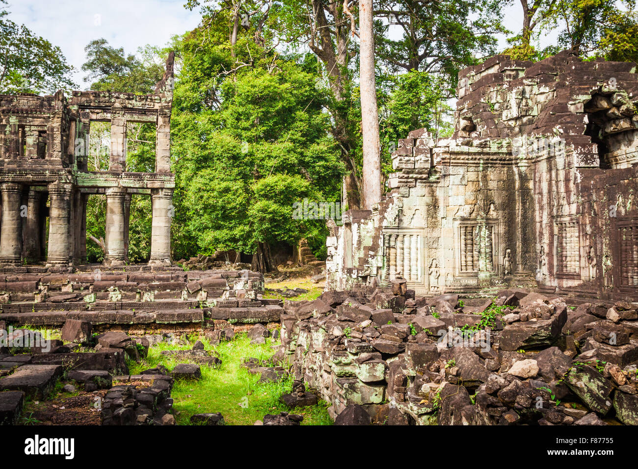 Angkor thom aerial hi-res stock photography and images - Alamy