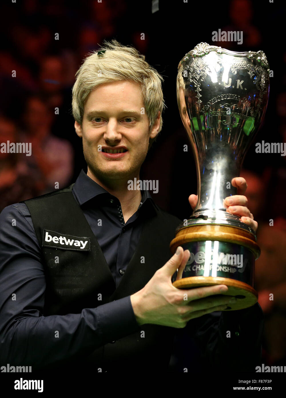 Snooker uk championship trophy hi-res stock photography and images - Alamy