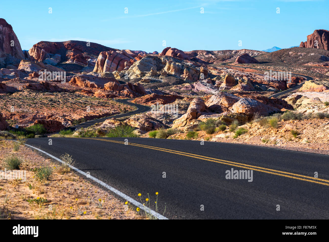 Scenic Drive Road and desert landscape. Valley of Fire State Park ...