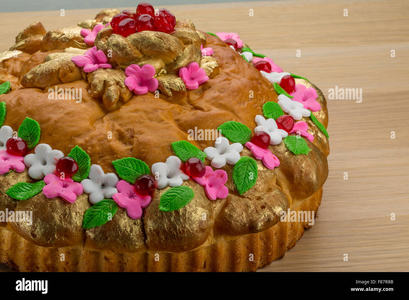 Karavay - Russian traditional bread on the desk Stock Photo - Alamy