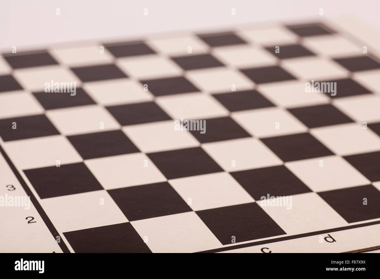 Empty chess board hi-res stock photography and images - Alamy