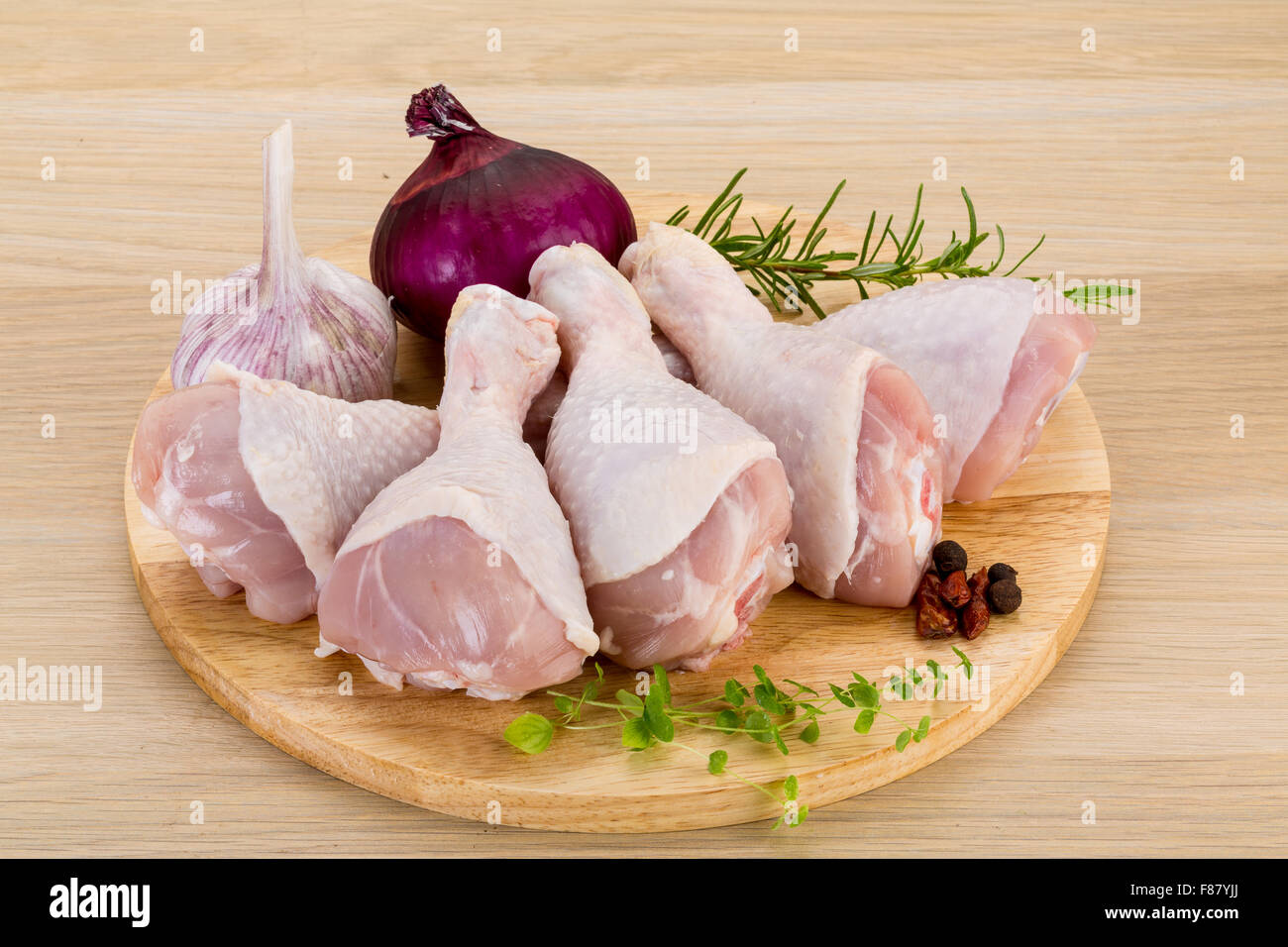 Raw chicken legs - ready for cooking Stock Photo - Alamy