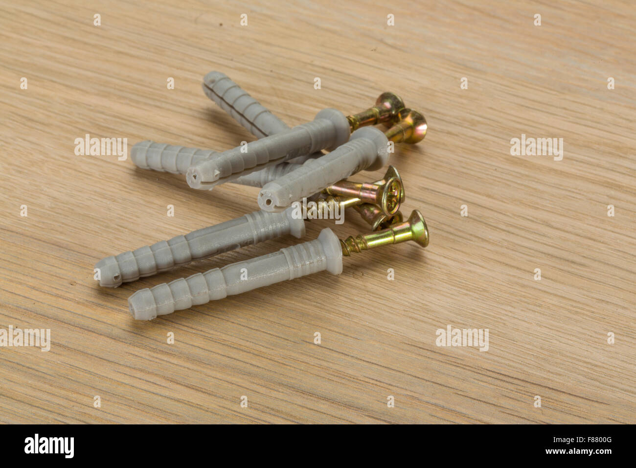 Heap of screw on the desk Stock Photo - Alamy