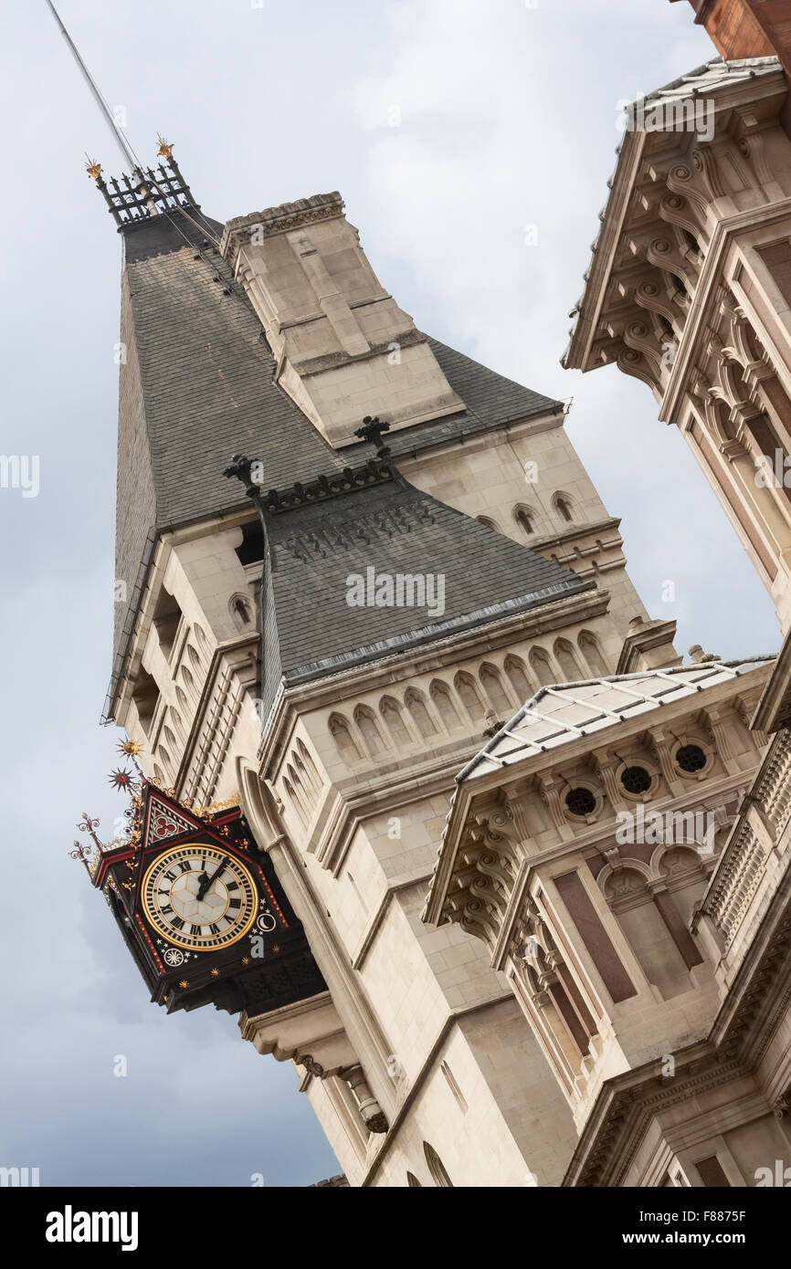 Antique english clocks hi-res stock photography and images - Alamy