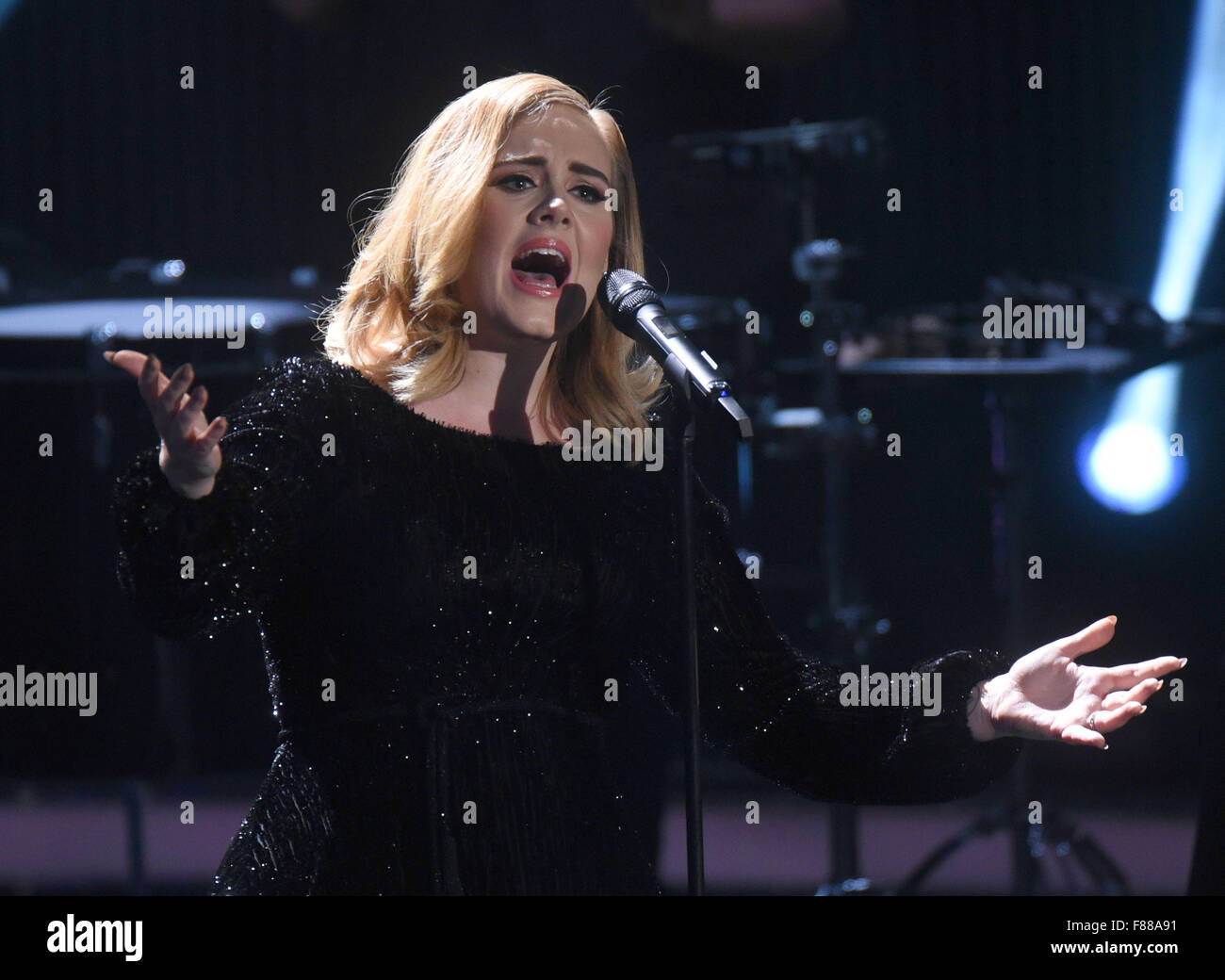 Huerth, Germany. 06th Dec, 2015. The singer Adele performs on stage during RTL's end-of-year ...