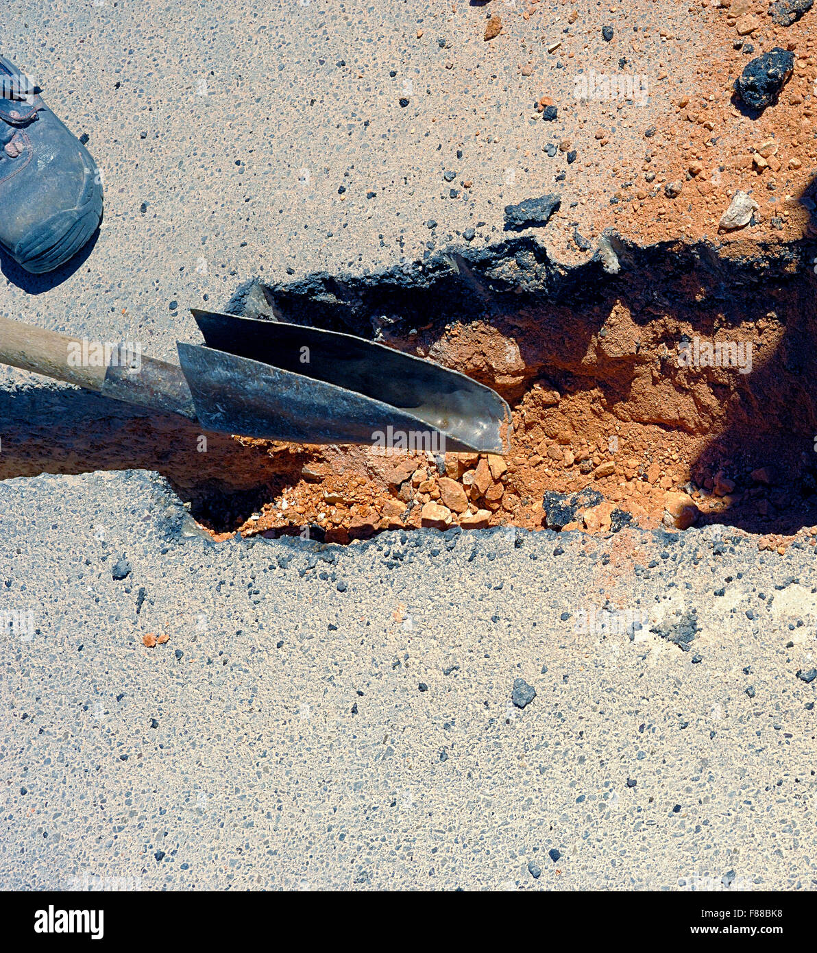 Dig trenches hi-res stock photography and images - Alamy