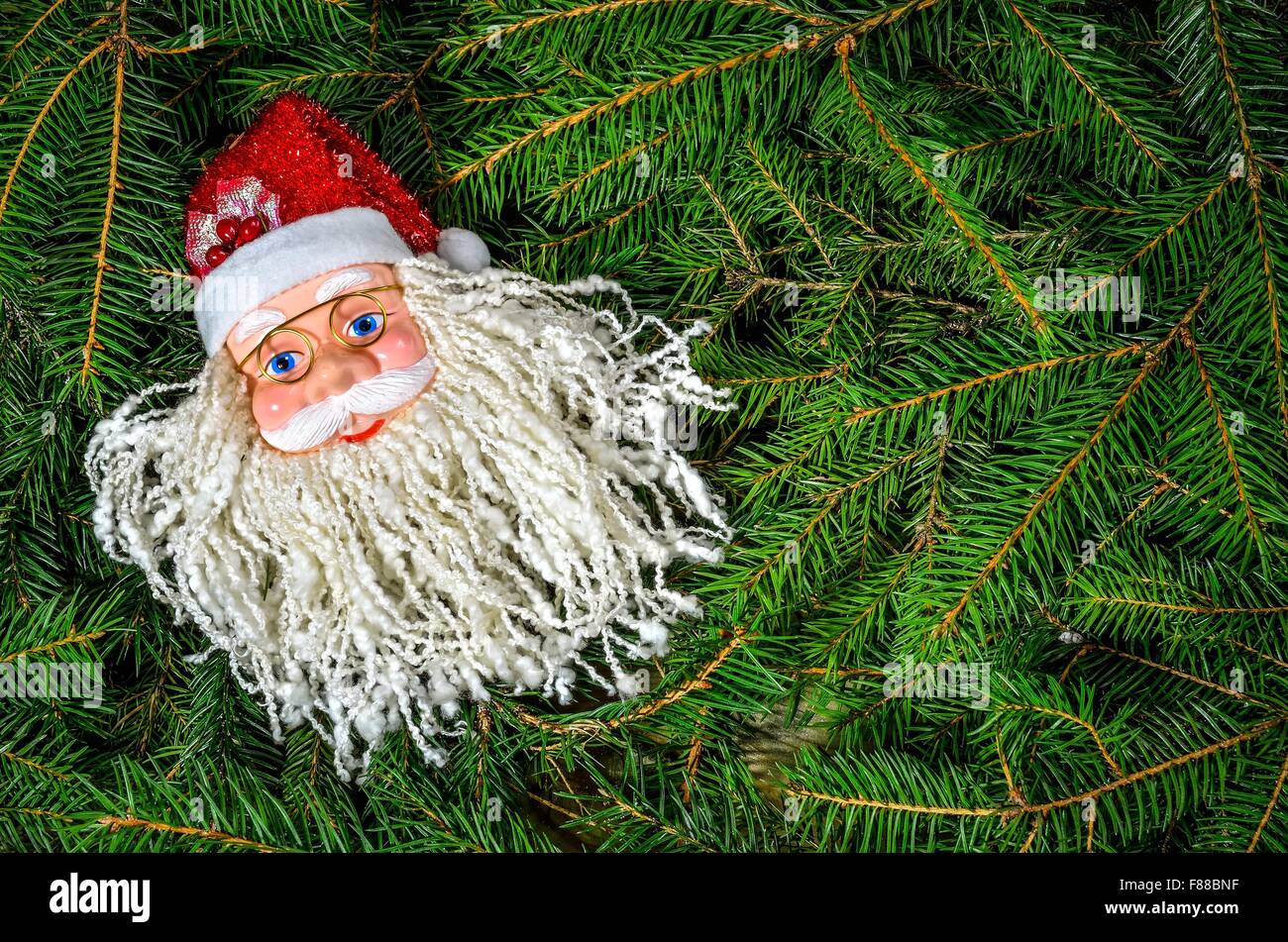 Green santa claus hi-res stock photography and images - Alamy