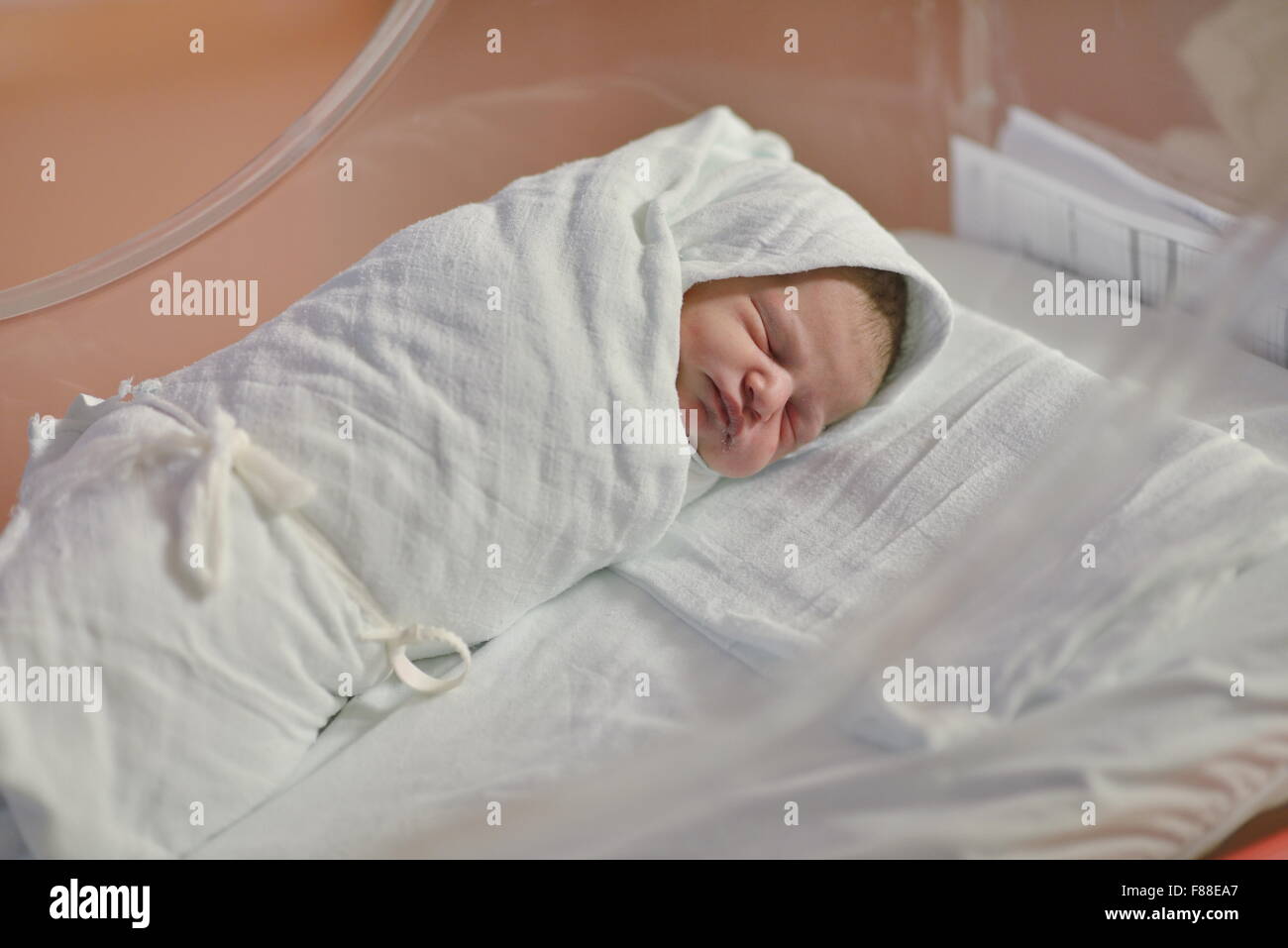 cute healthy new born baby portrait in hospital Stock Photo - Alamy