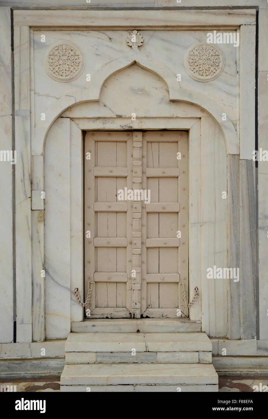 Doorway at Taj Mahal Stock Photo - Alamy