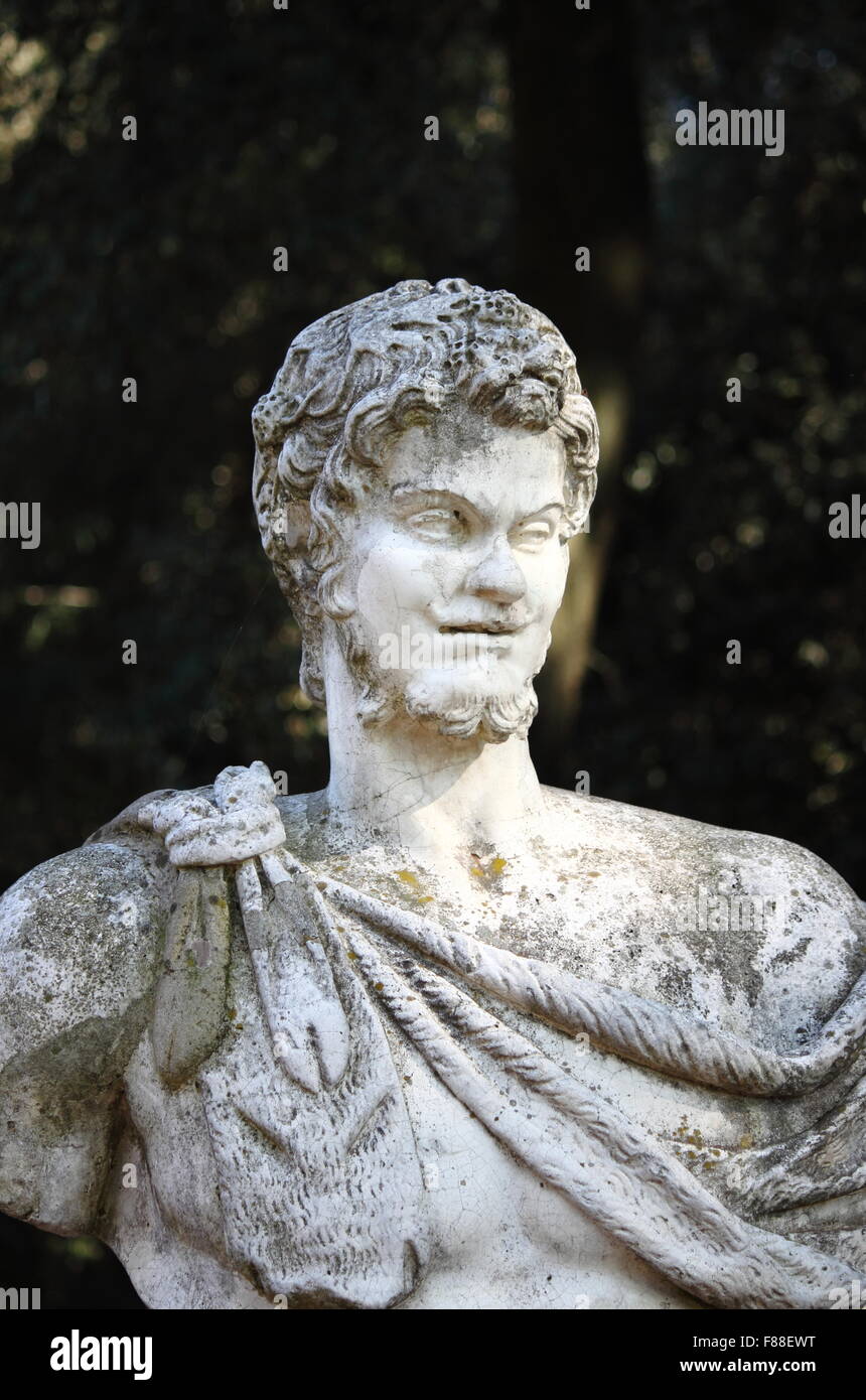 Roman statue rome hi-res stock photography and images - Alamy