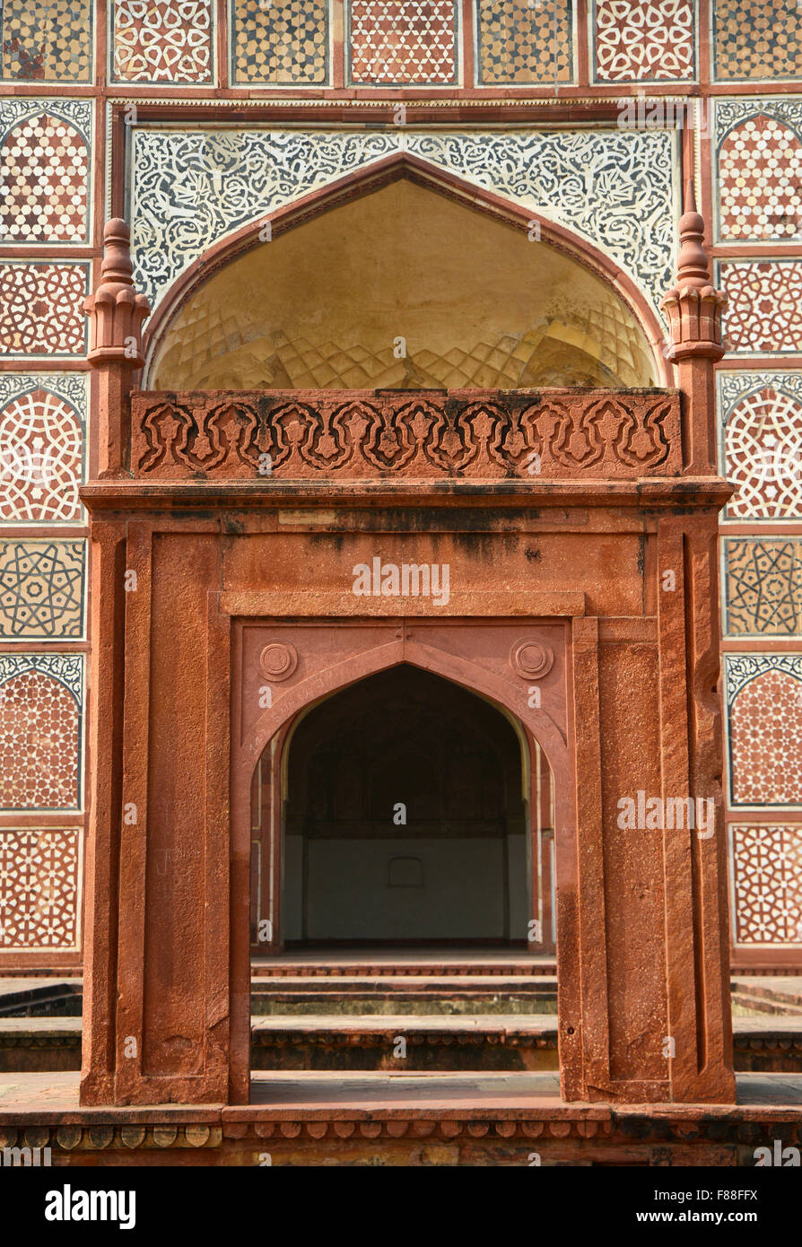 Entrance gate of Akbar's Tomb Stock Photo - Alamy